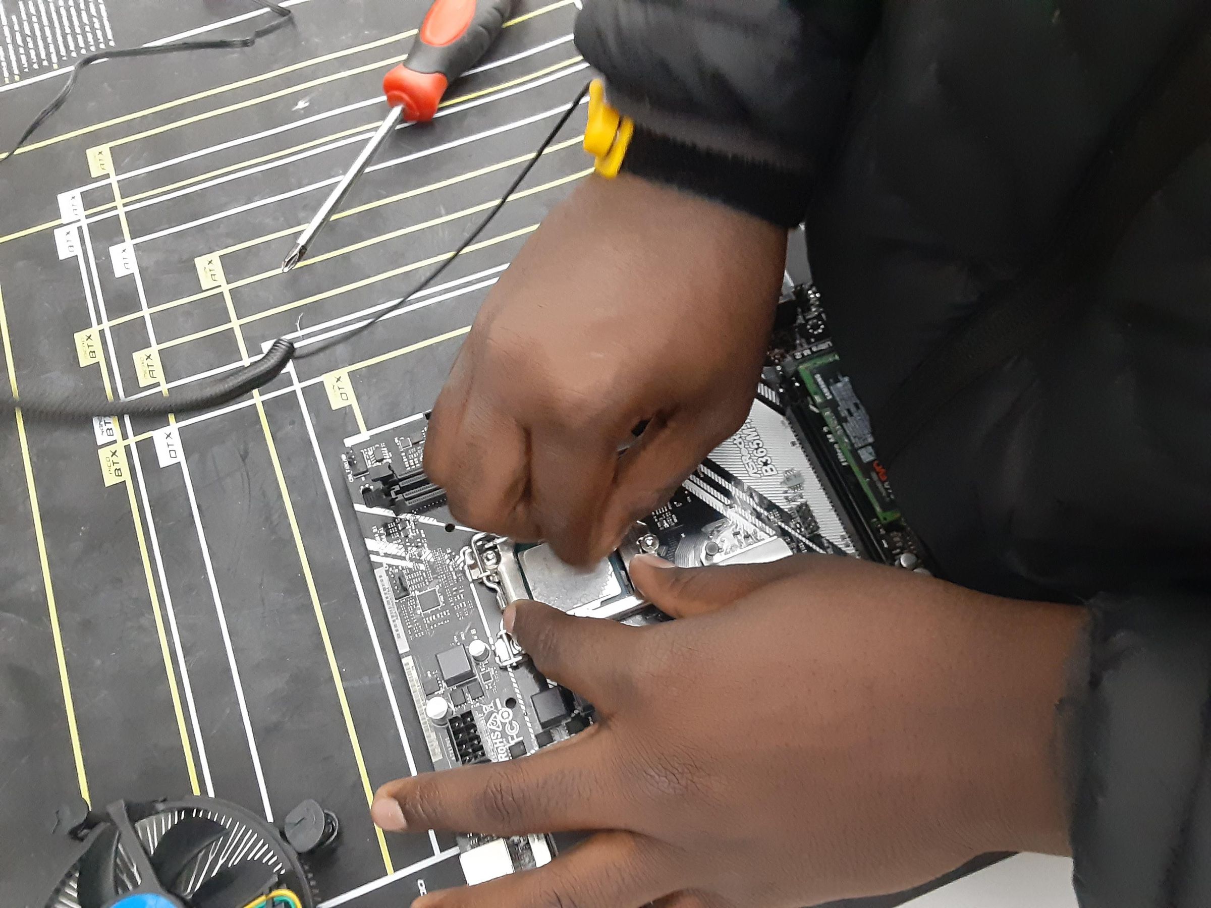 PC Build : 7 Steps - Instructables