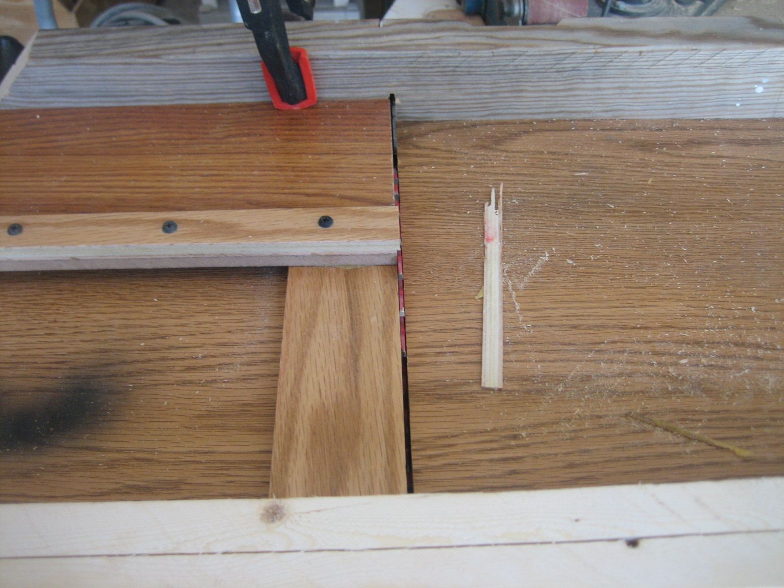 STRAIGHT CUT JIG FOR CIRCULAR SAW : 8 Steps - Instructables