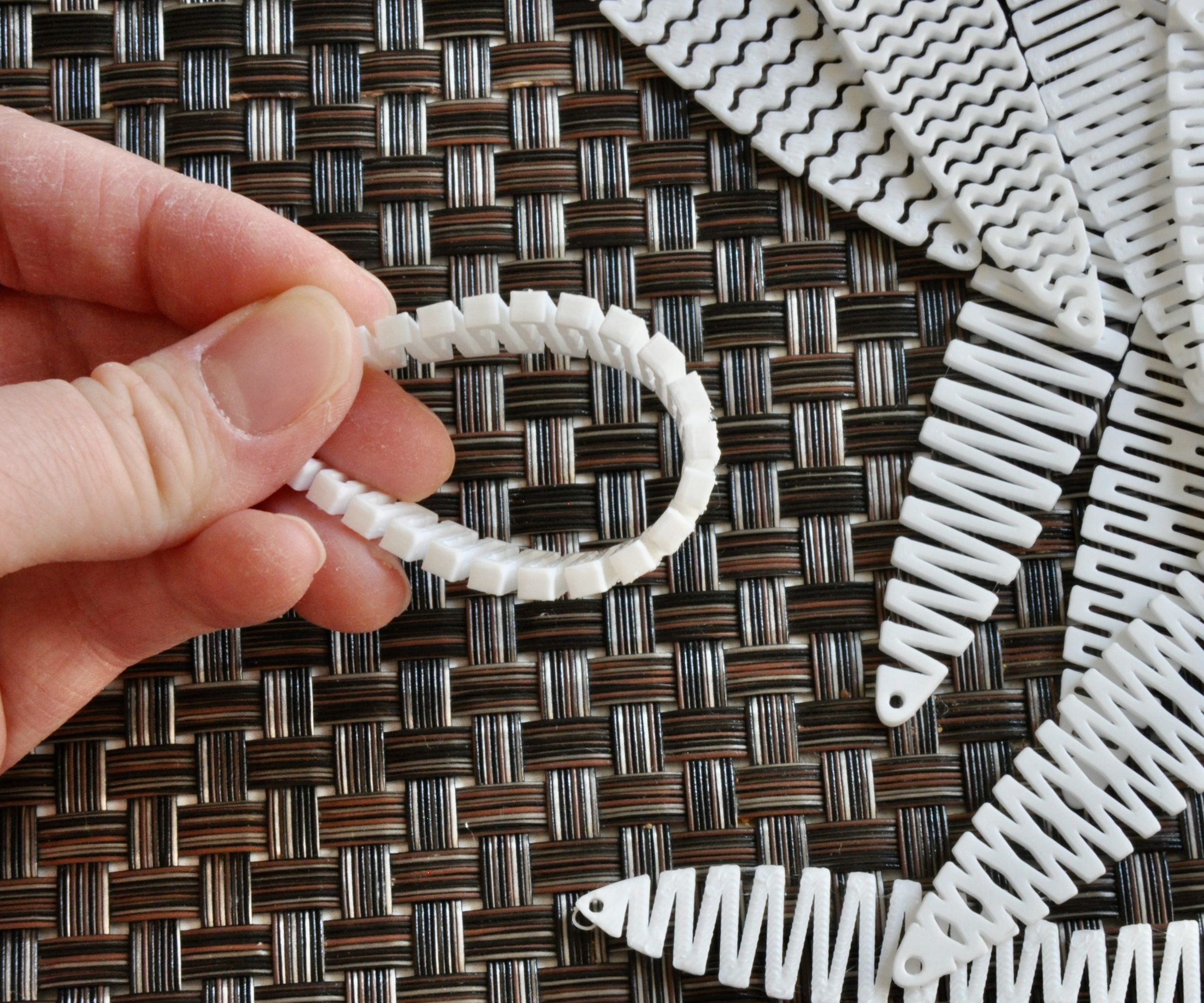 Living Hinge Earrings - 3D Print : 7 Steps (with Pictures) - Instructables