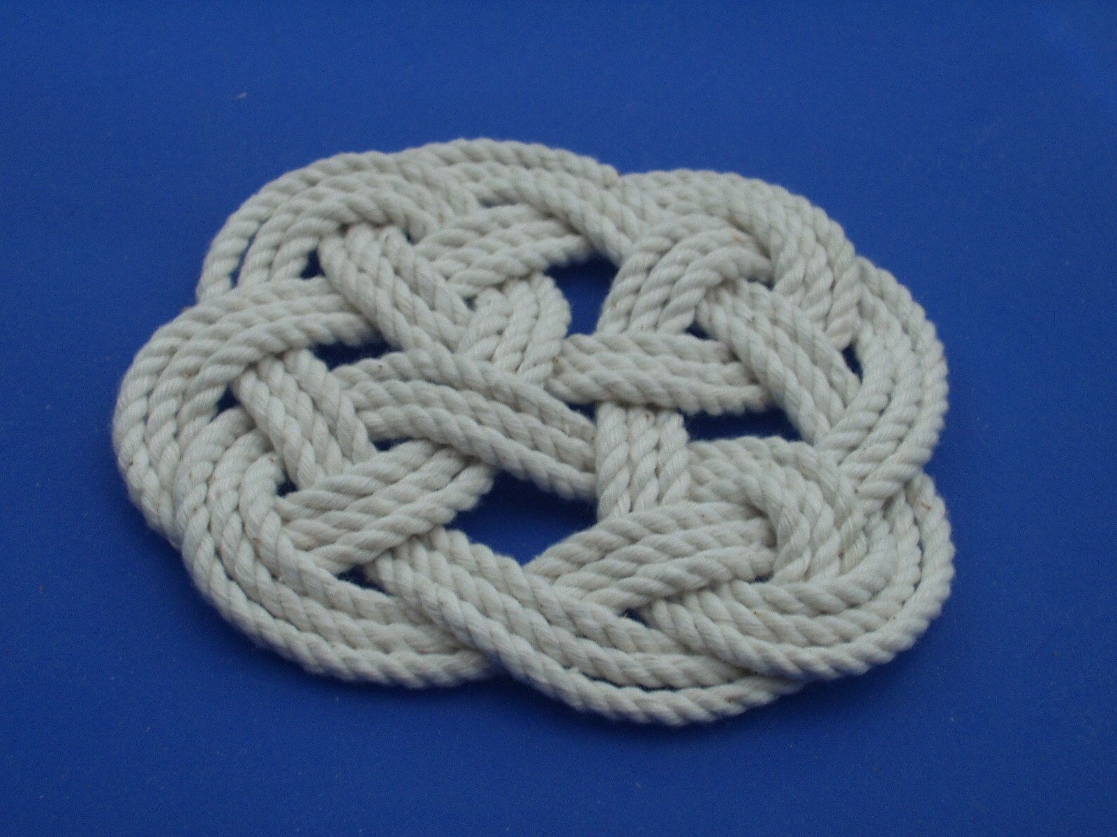 Kringle Mat and Carrick Bend Mat : 12 Steps - Instructables
