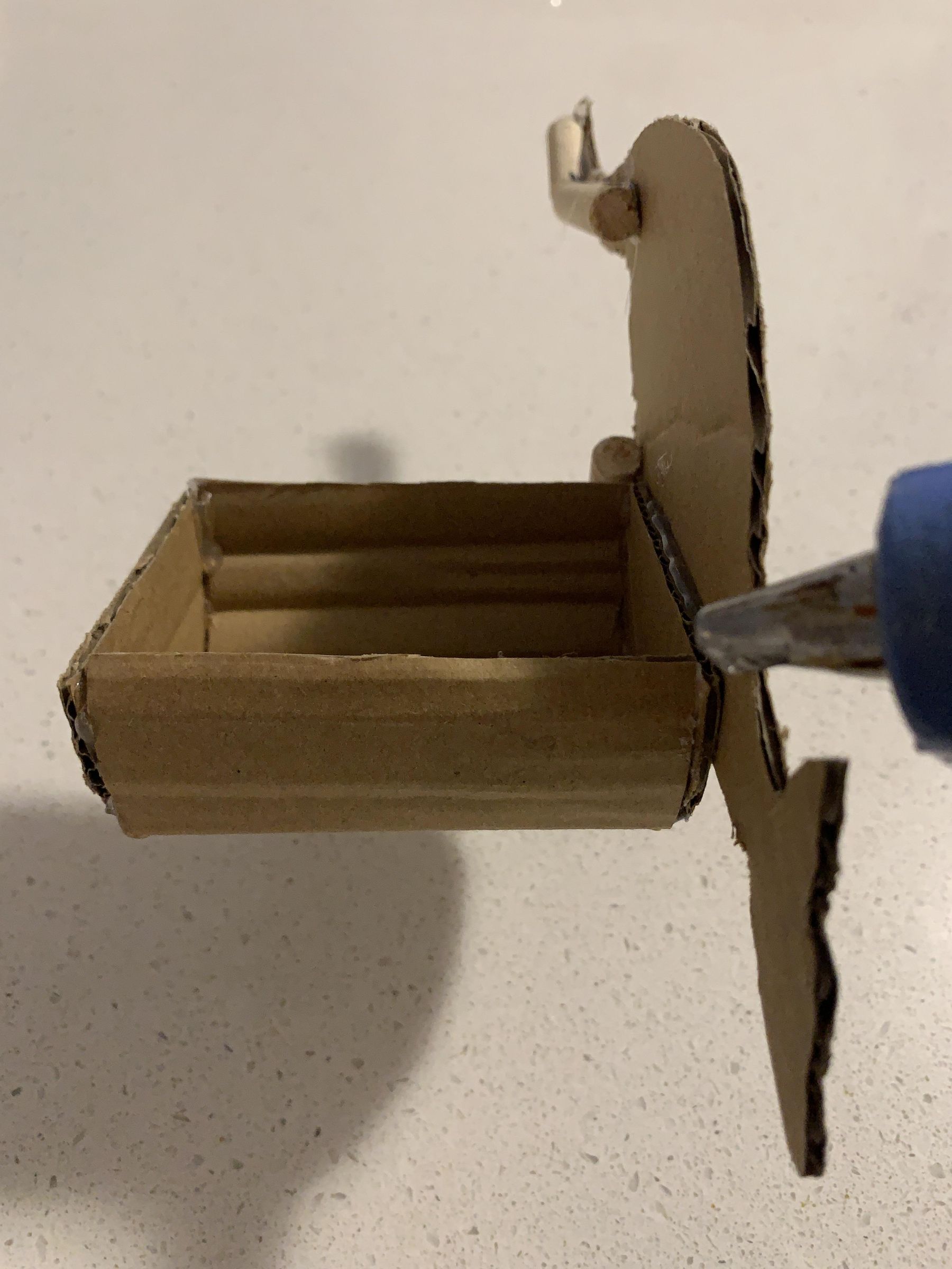 Kangaroo Phone Holder : 4 Steps (with Pictures) - Instructables