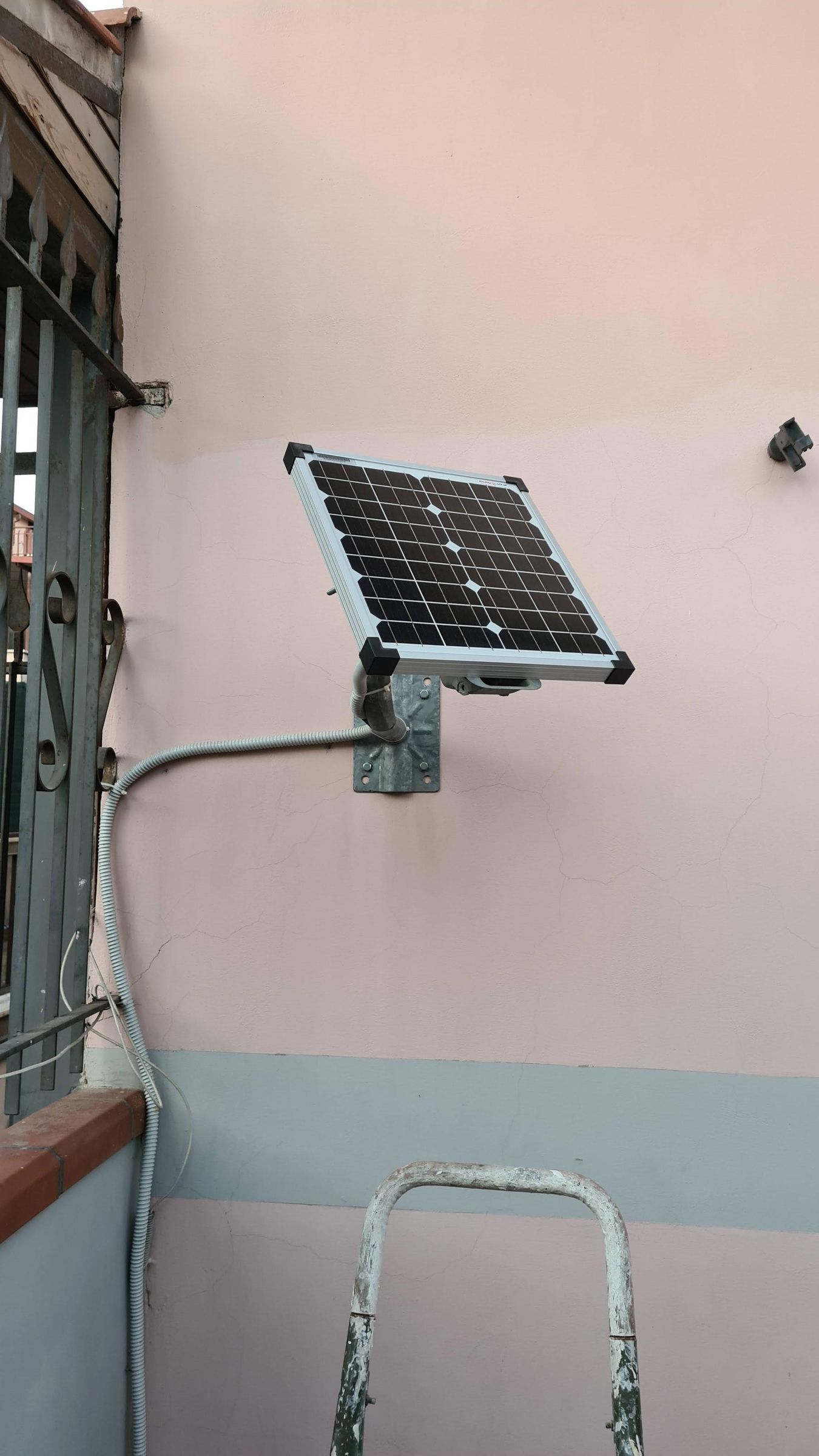 Solar Powered Humidity Extractor : 7 Steps (with Pictures) - Instructables