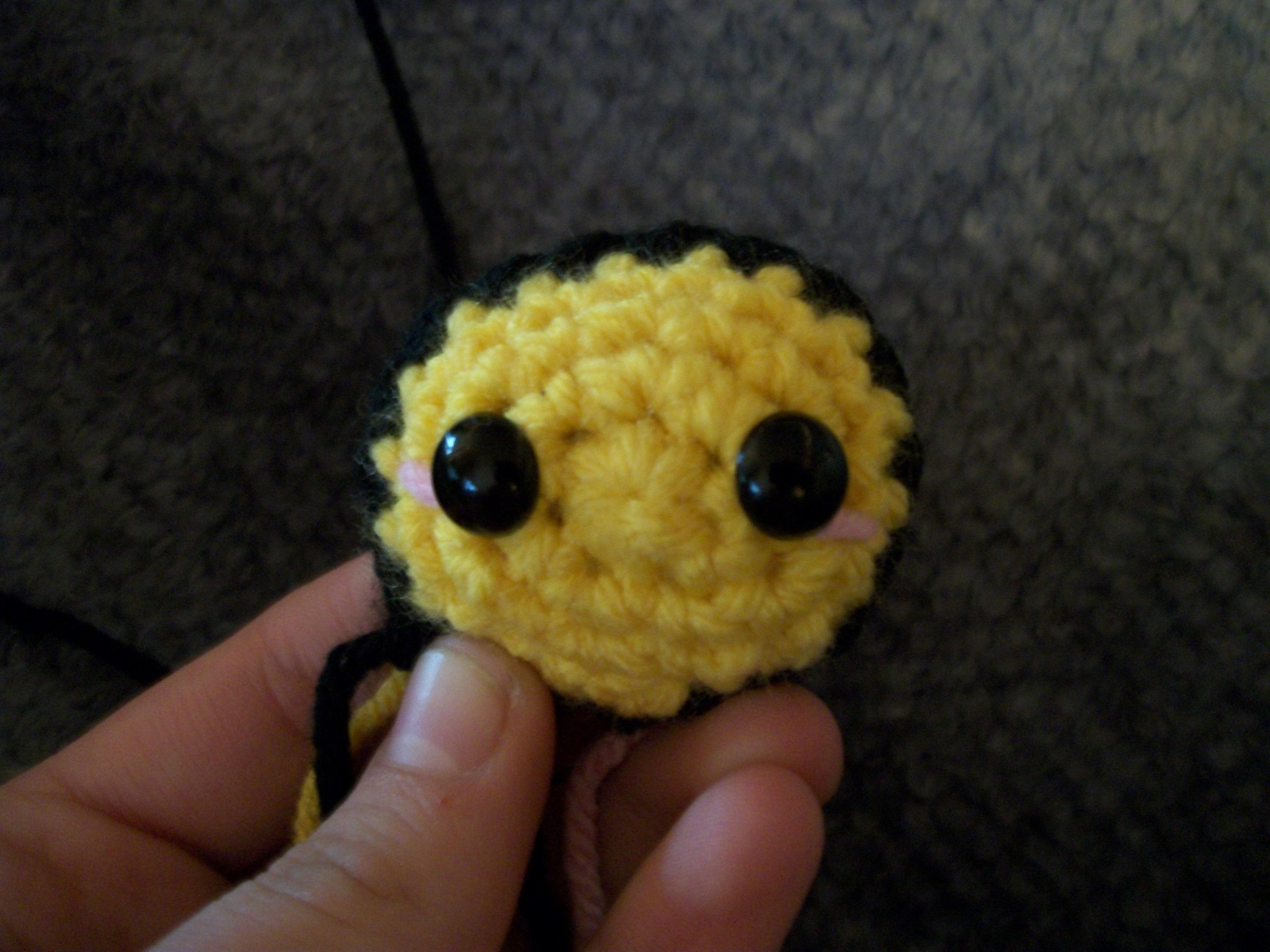 How to Crochet a Bee Keychain : 12 Steps (with Pictures) - Instructables