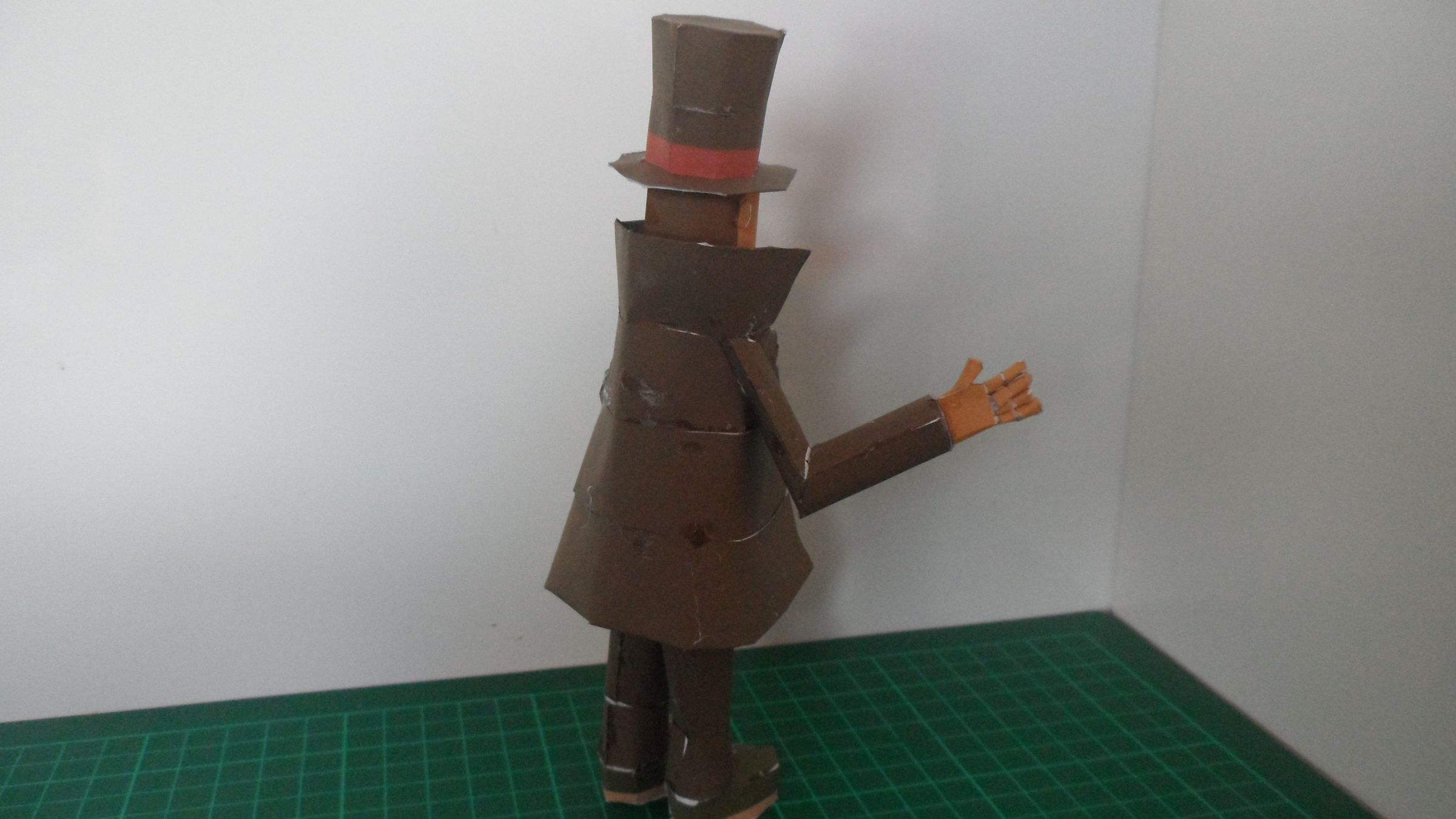 Professeur Layton Papercraft - Instructables