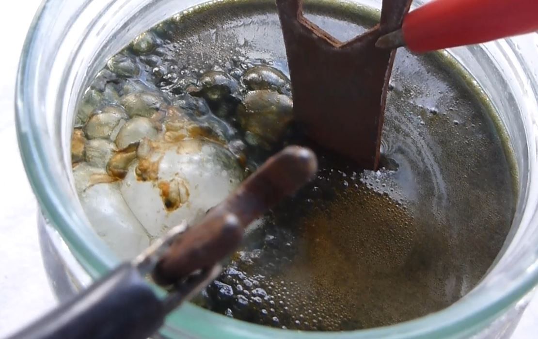 Electrolysis Rust Removal - DIY Tutorial : 3 Steps - Instructables
