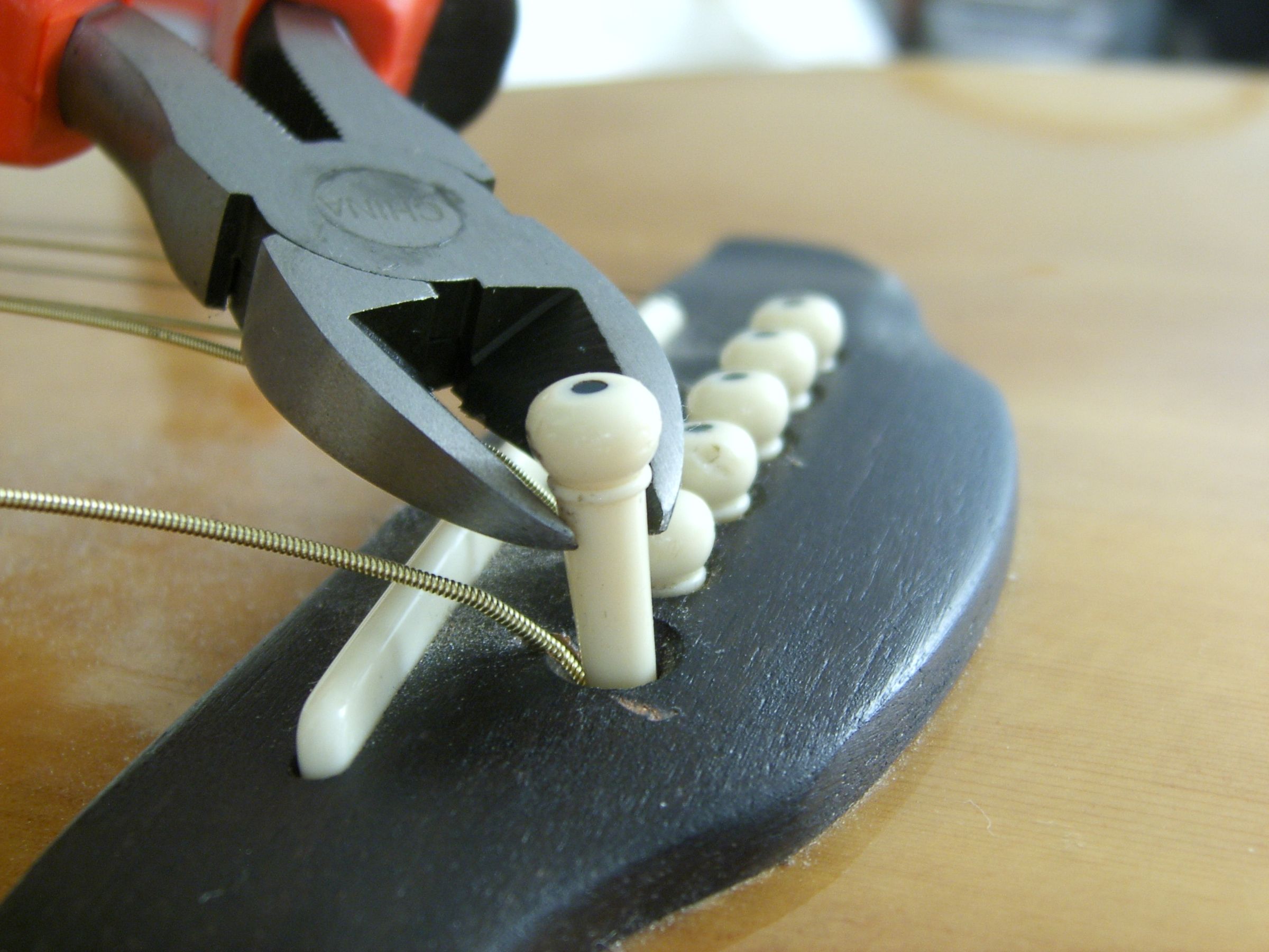 How to String a Guitar : 8 Steps (with Pictures) - Instructables