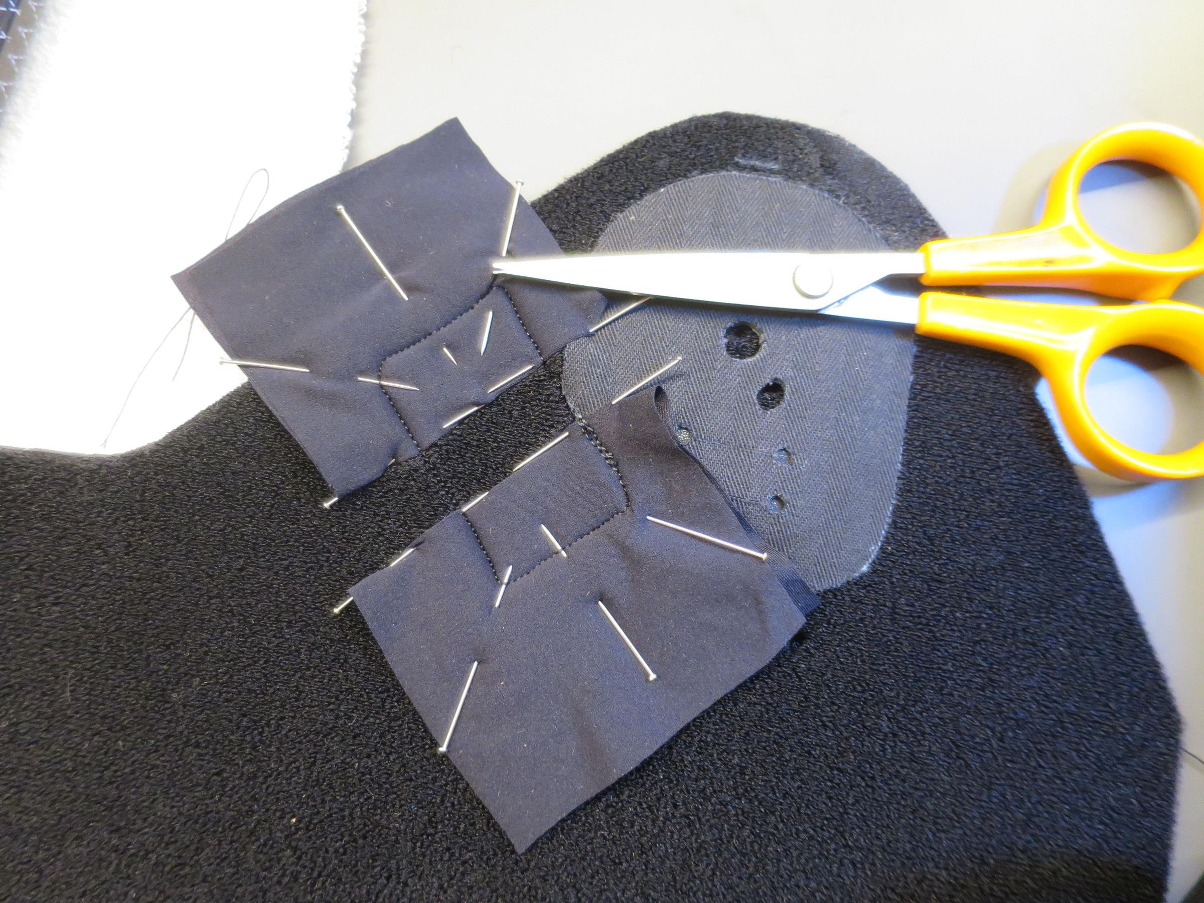 ‘HYBRID’ VR Data Gloves for Meta Quest + Vive Puck : 10 Steps (with ...