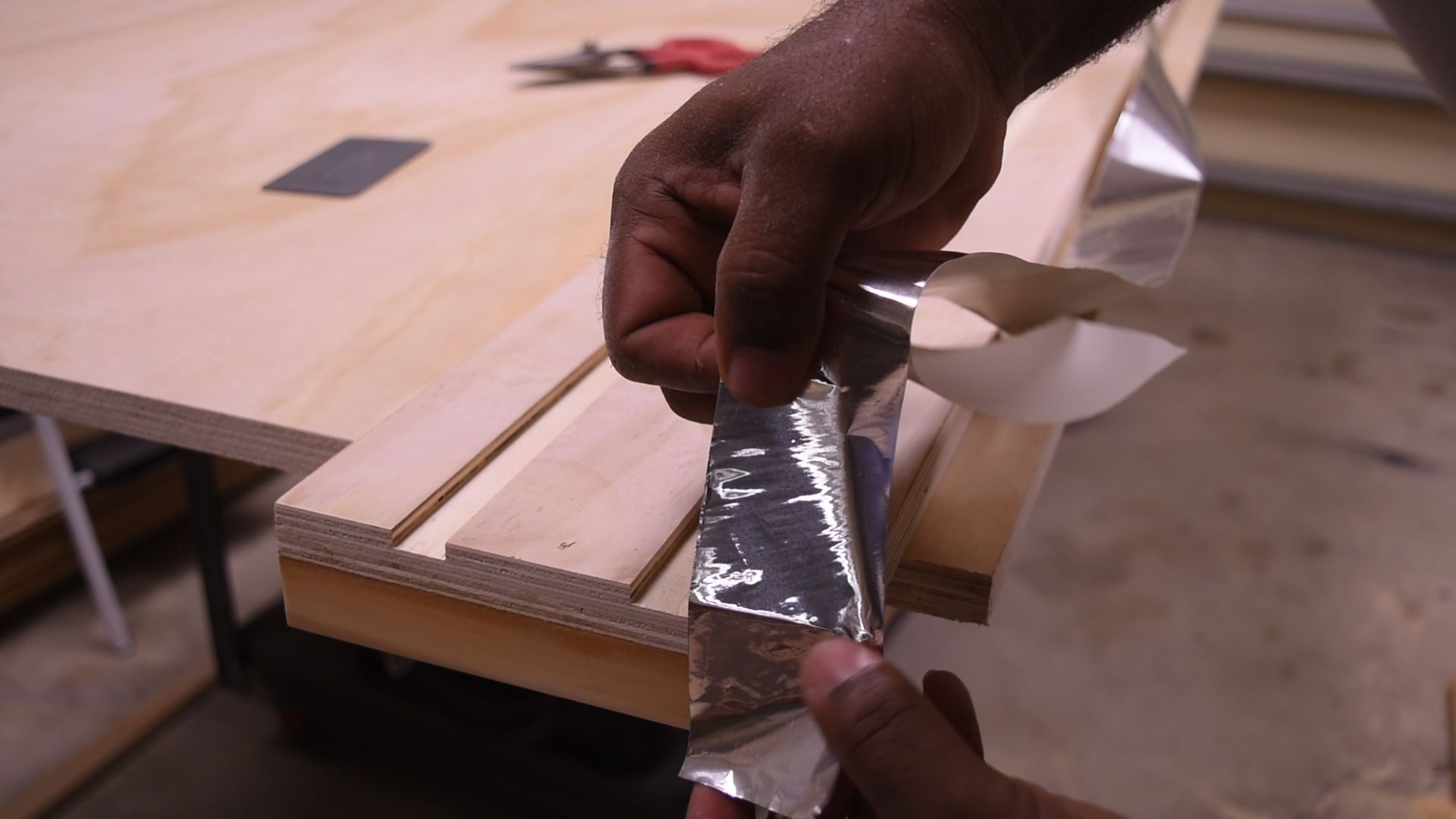 How to Make a Track Saw Guide for a Circular Saw : 8 Steps (with ...
