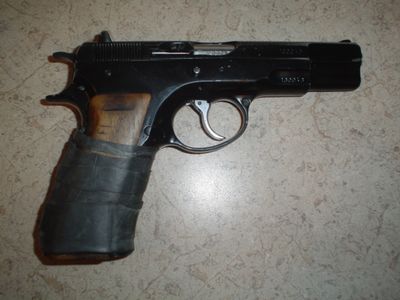 Care and Concealment of Medium Frame Revolvers and Autos : 14 Steps ...