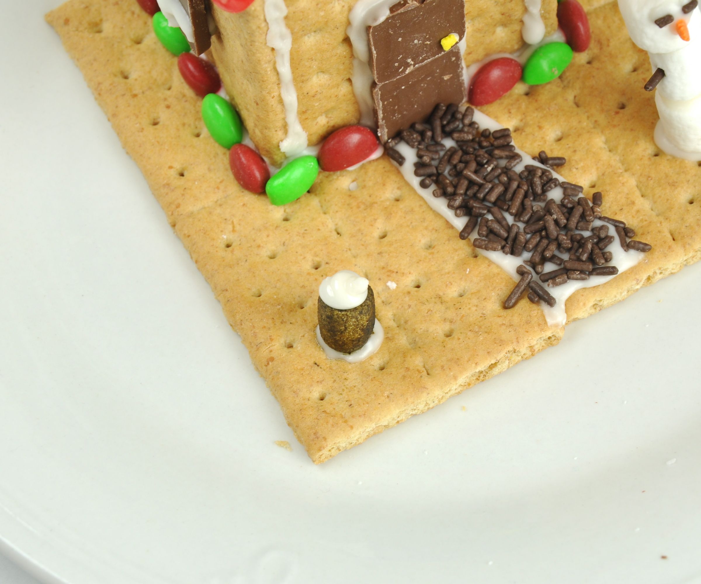 Graham Cracker "Gingerbread" House for Kids : 6 Steps (with Pictures ...