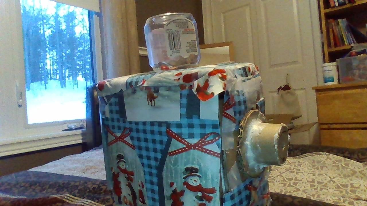 DIY Candy Dispenser! : 6 Steps - Instructables