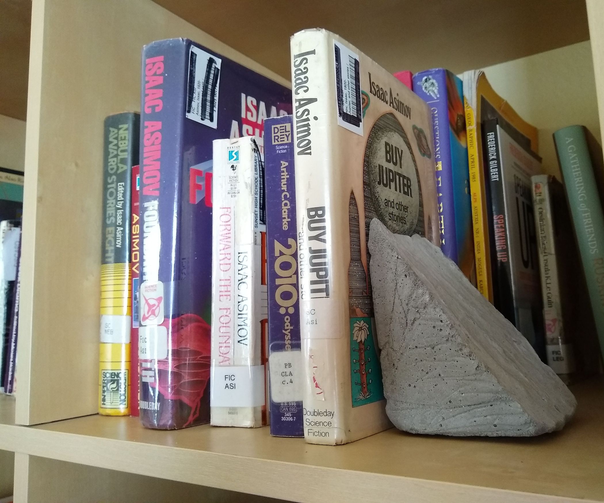 Easy Concrete Bookends : 3 Steps - Instructables
