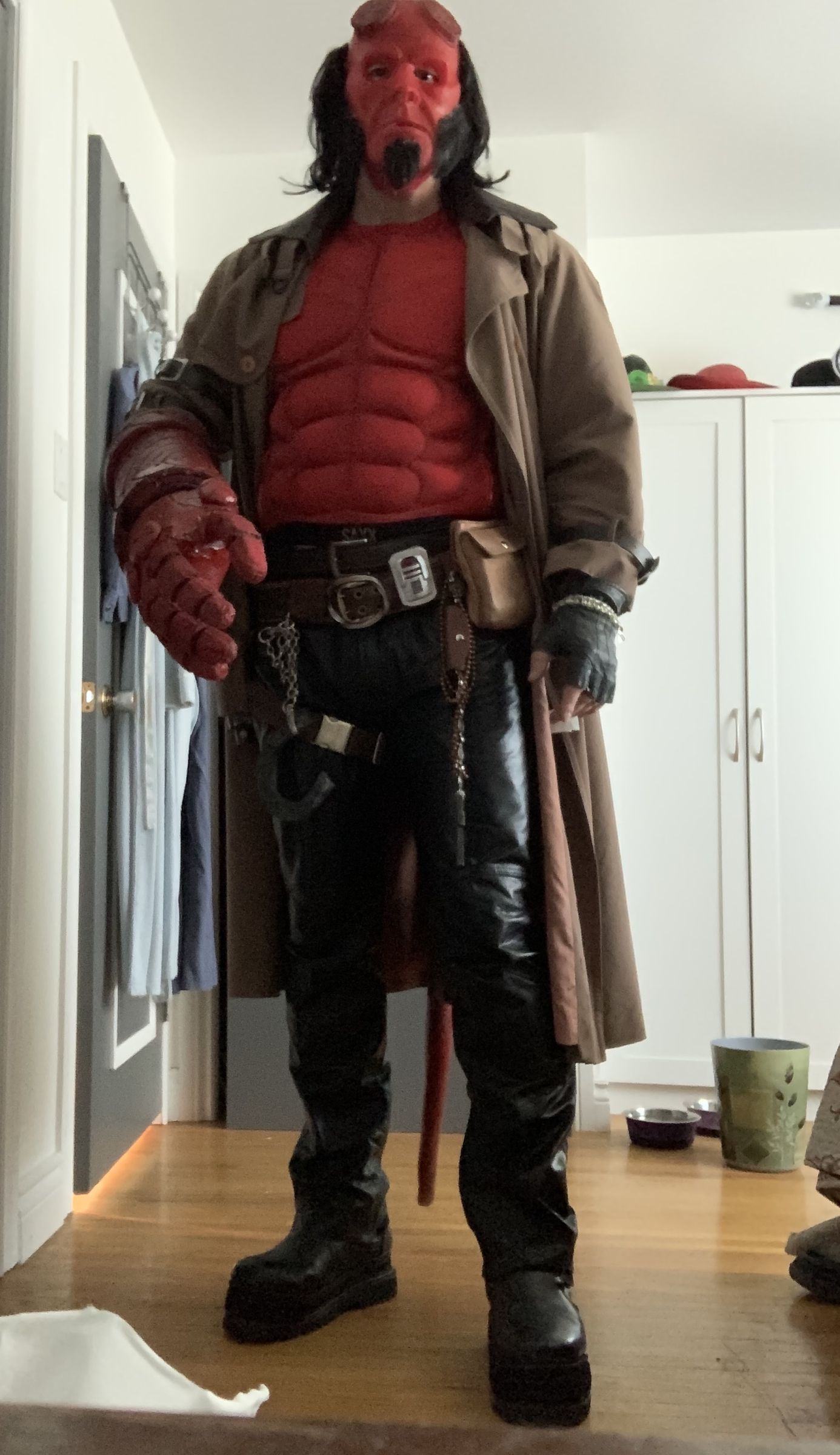 Hellboy Costume : 4 Steps - Instructables