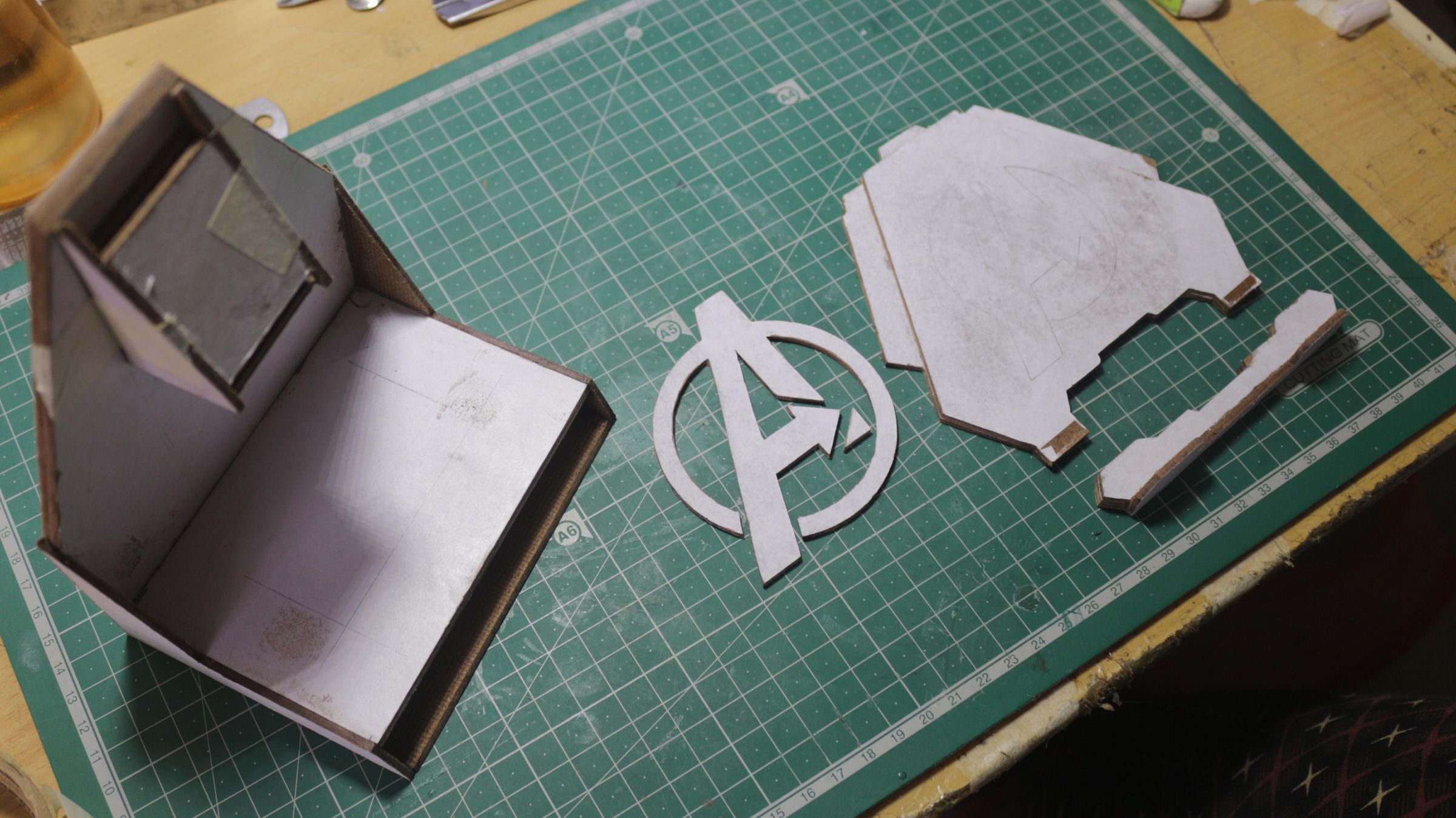 Easy Avengers Smartphone Stand : 14 Steps (with Pictures) - Instructables