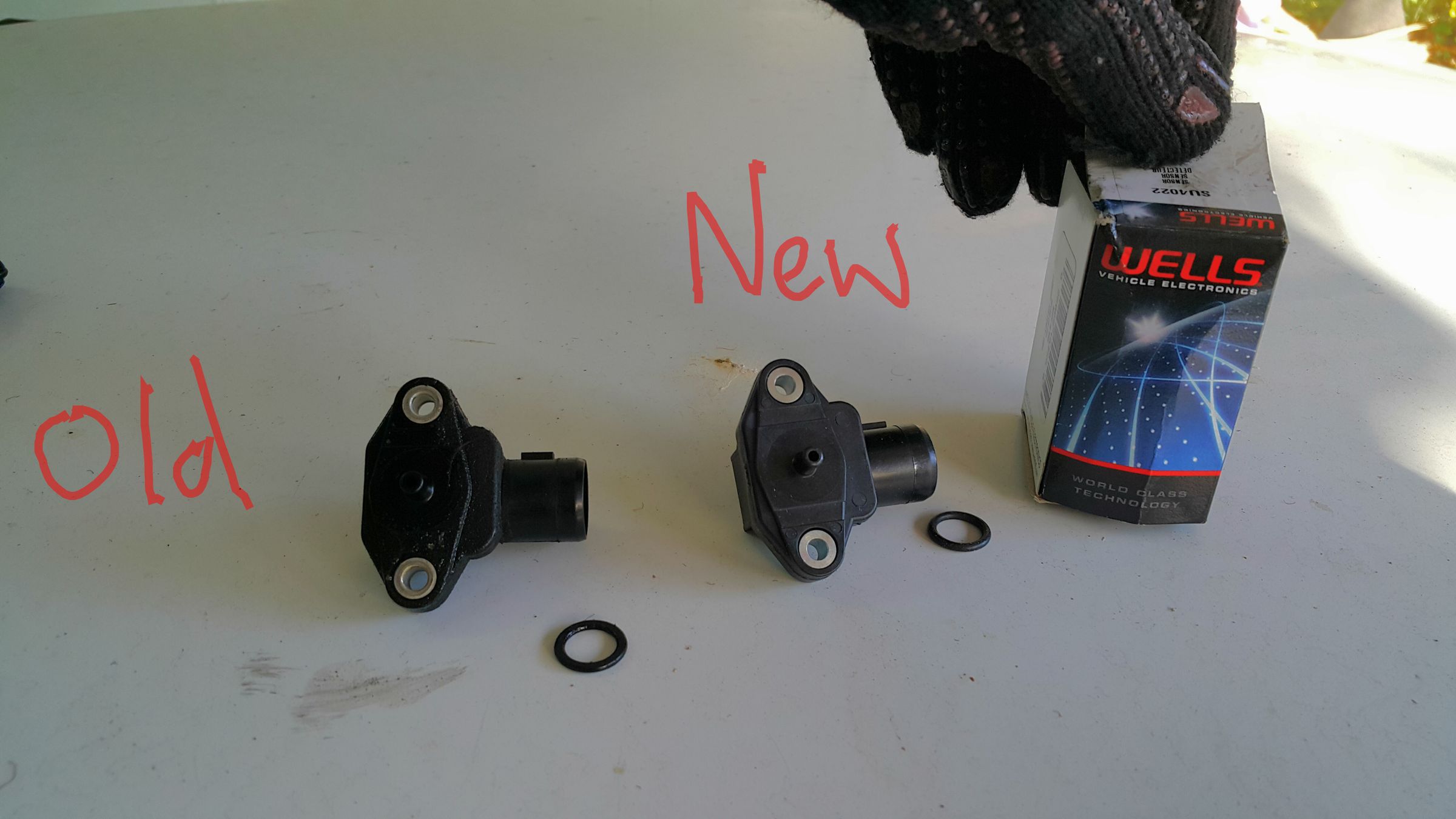 Replacing of the Map Sensor on My Honda Civic 1999 D15B. : 4 Steps ...
