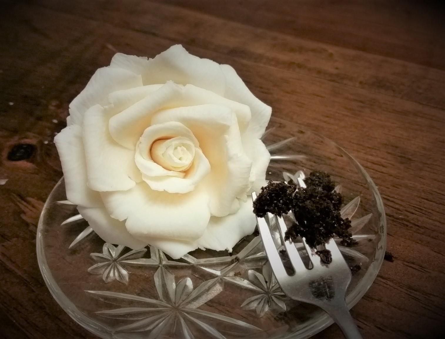 Realistic Edible Modeling Chocolate Roses : 7 Steps (with Pictures ...