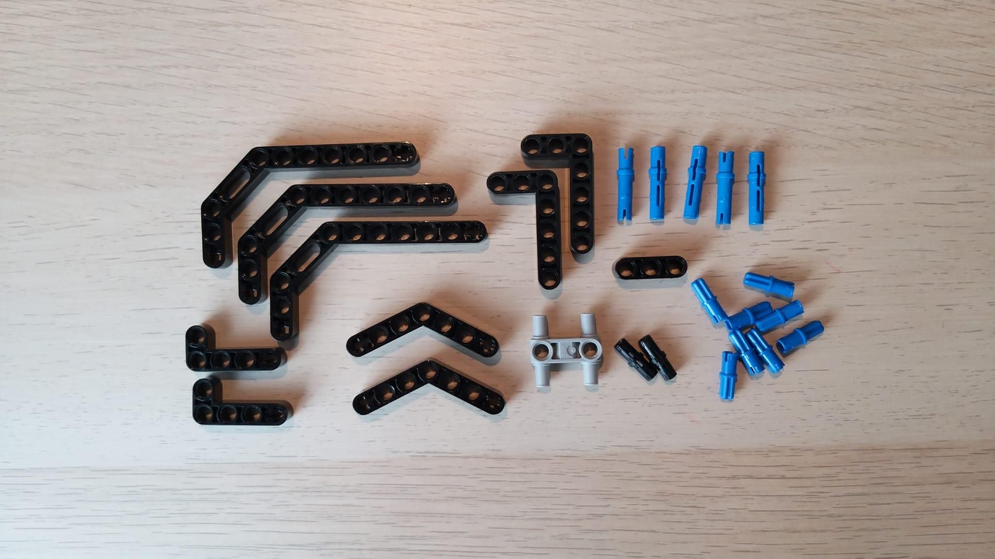 Lego Headphone Holder : 4 Steps - Instructables