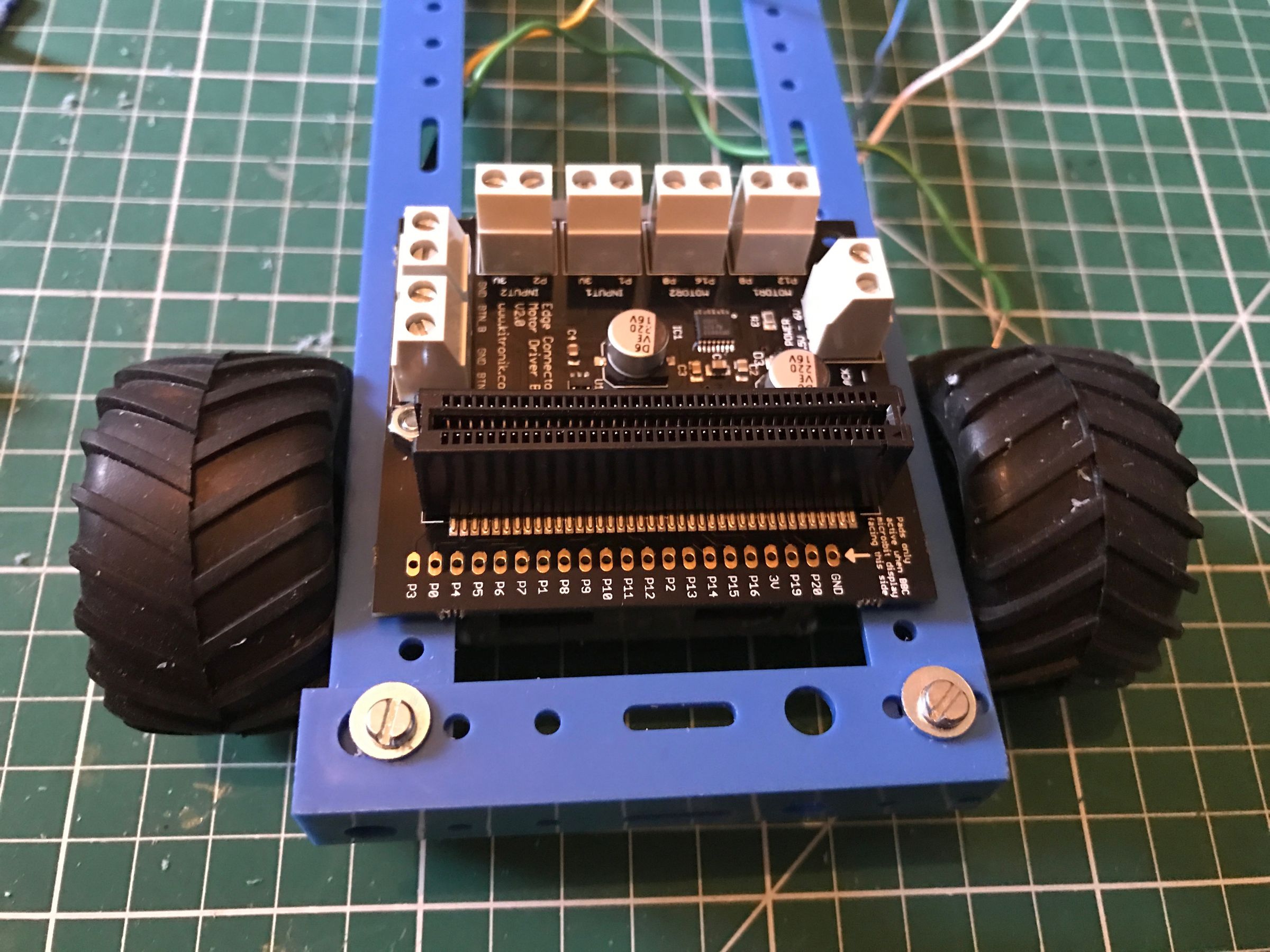 Object Avoidance Microbit Robot Using the Kitronik Motor Controller : 7 ...