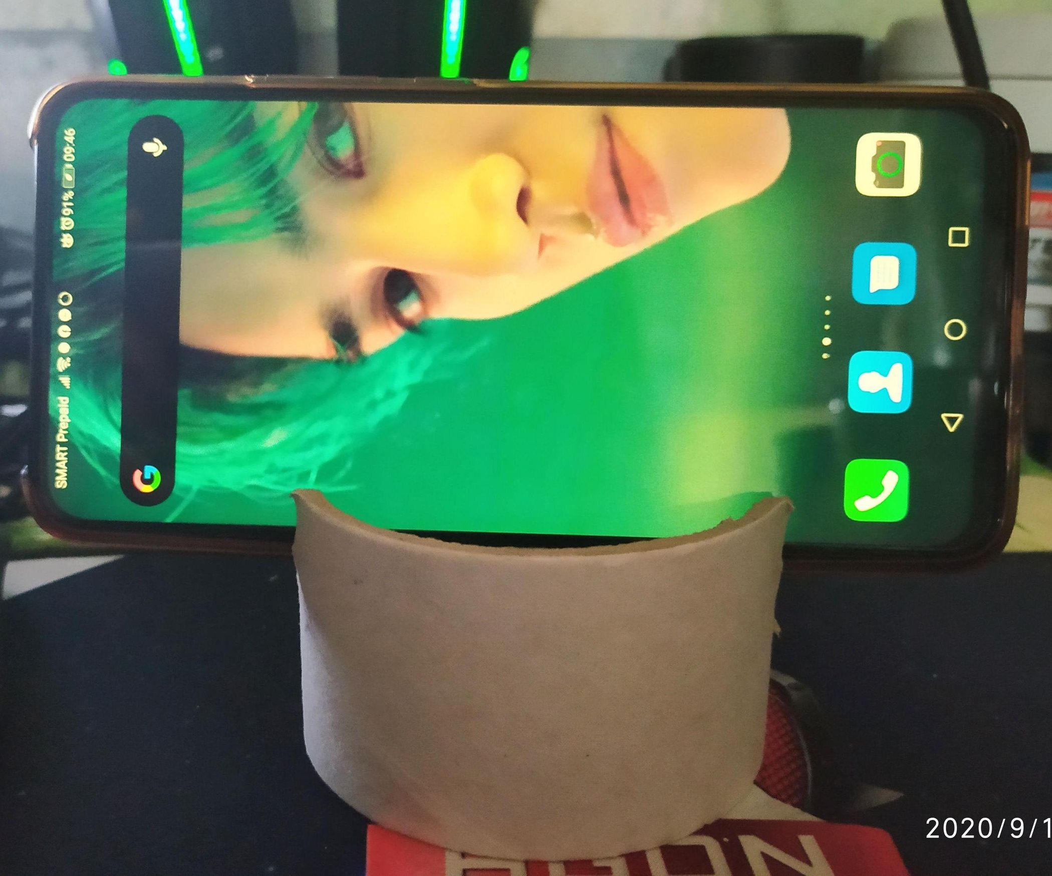 DIY PHONE HOLDER USING USED TAPE ROLLS : 6 Steps - Instructables