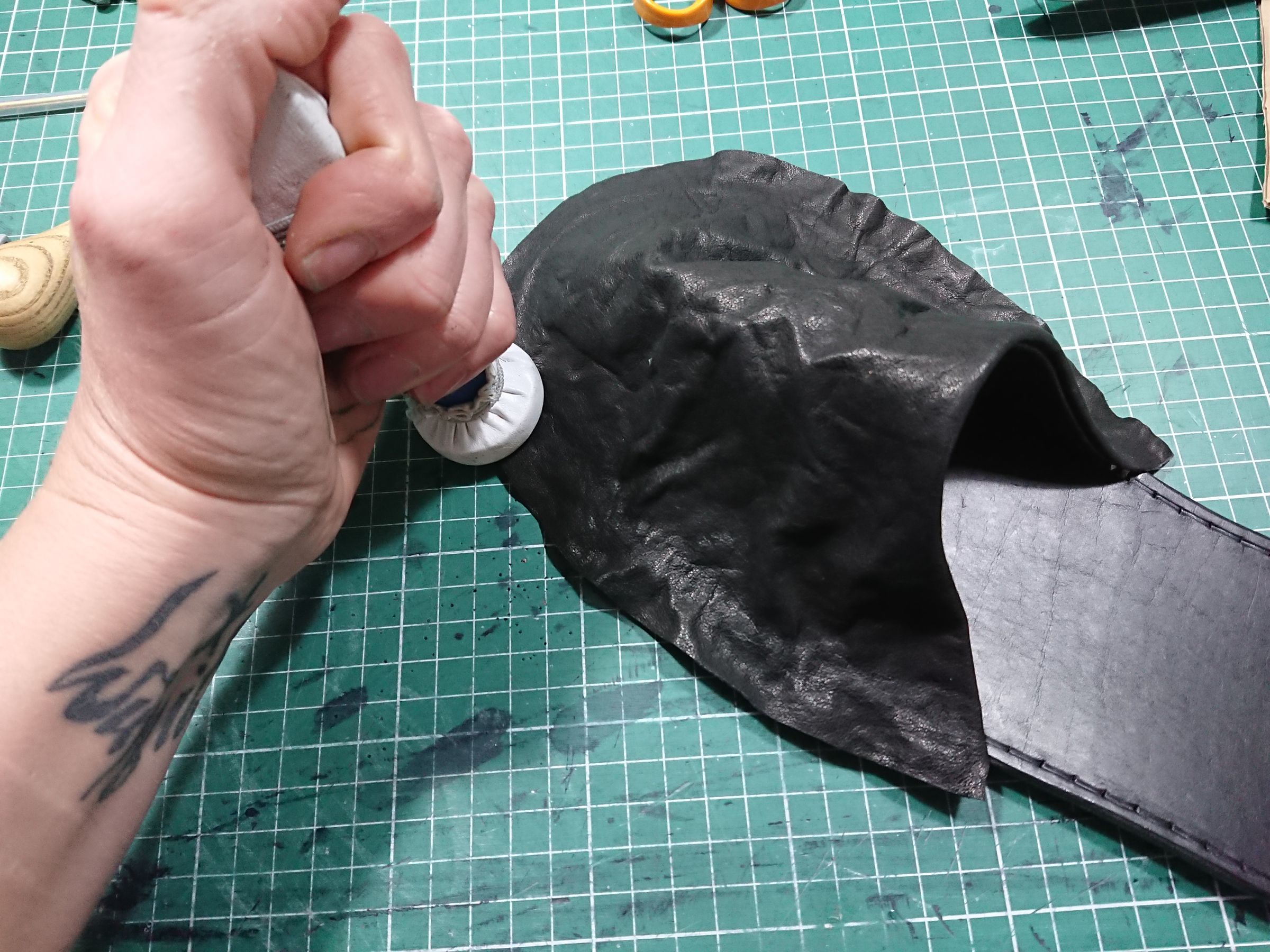 Making Leather Slippers : 9 Steps (with Pictures) - Instructables