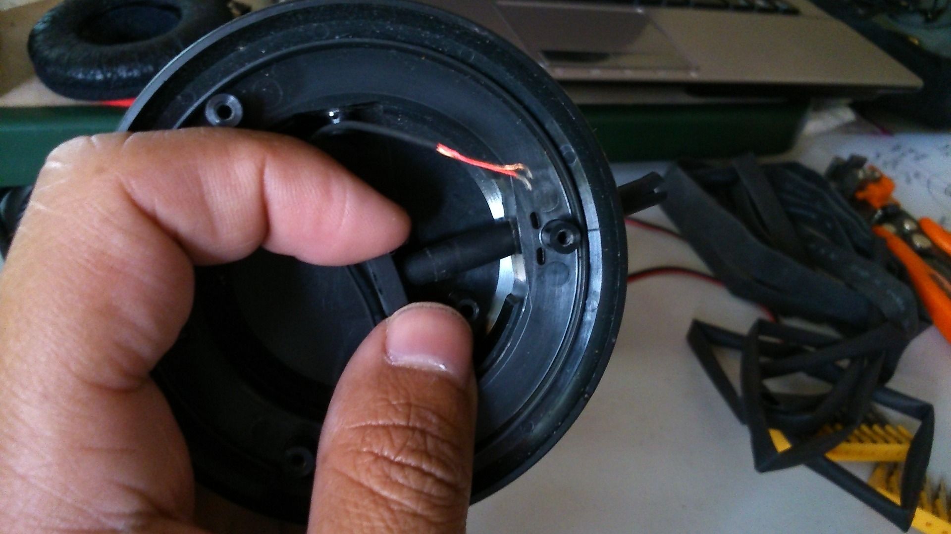 Headphone Removable Cable - Sony MDR-V500 : 9 Steps - Instructables