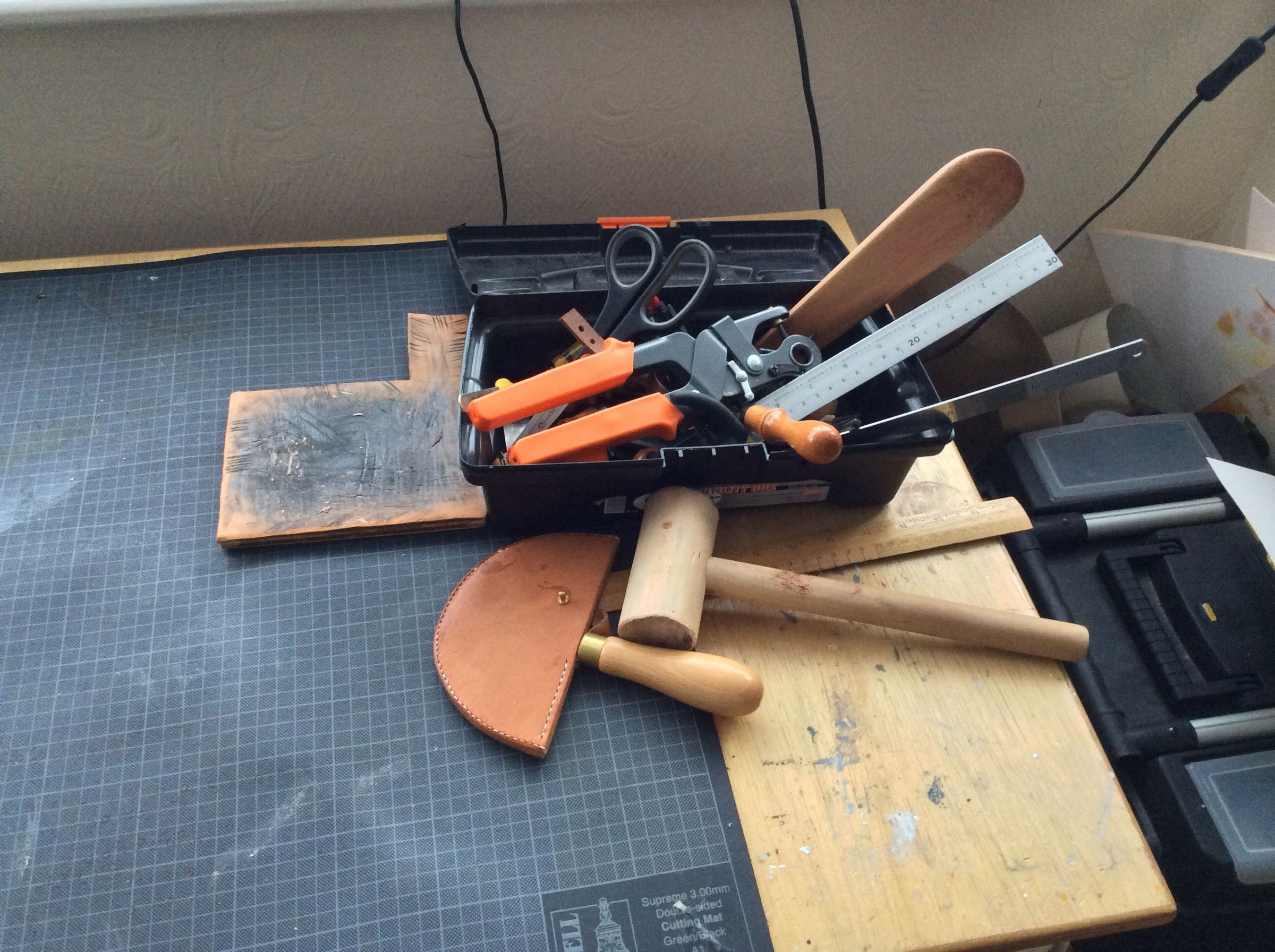 Leatherworkers Tool Carousel : 10 Steps (with Pictures) - Instructables