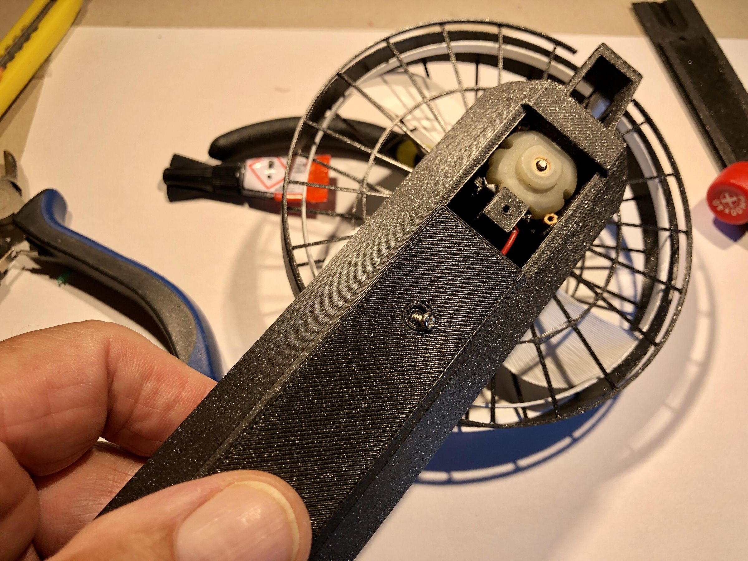 Mini Fan "Light Breeze" - Battery Powered - 3D Printed : 9 Steps (with ...