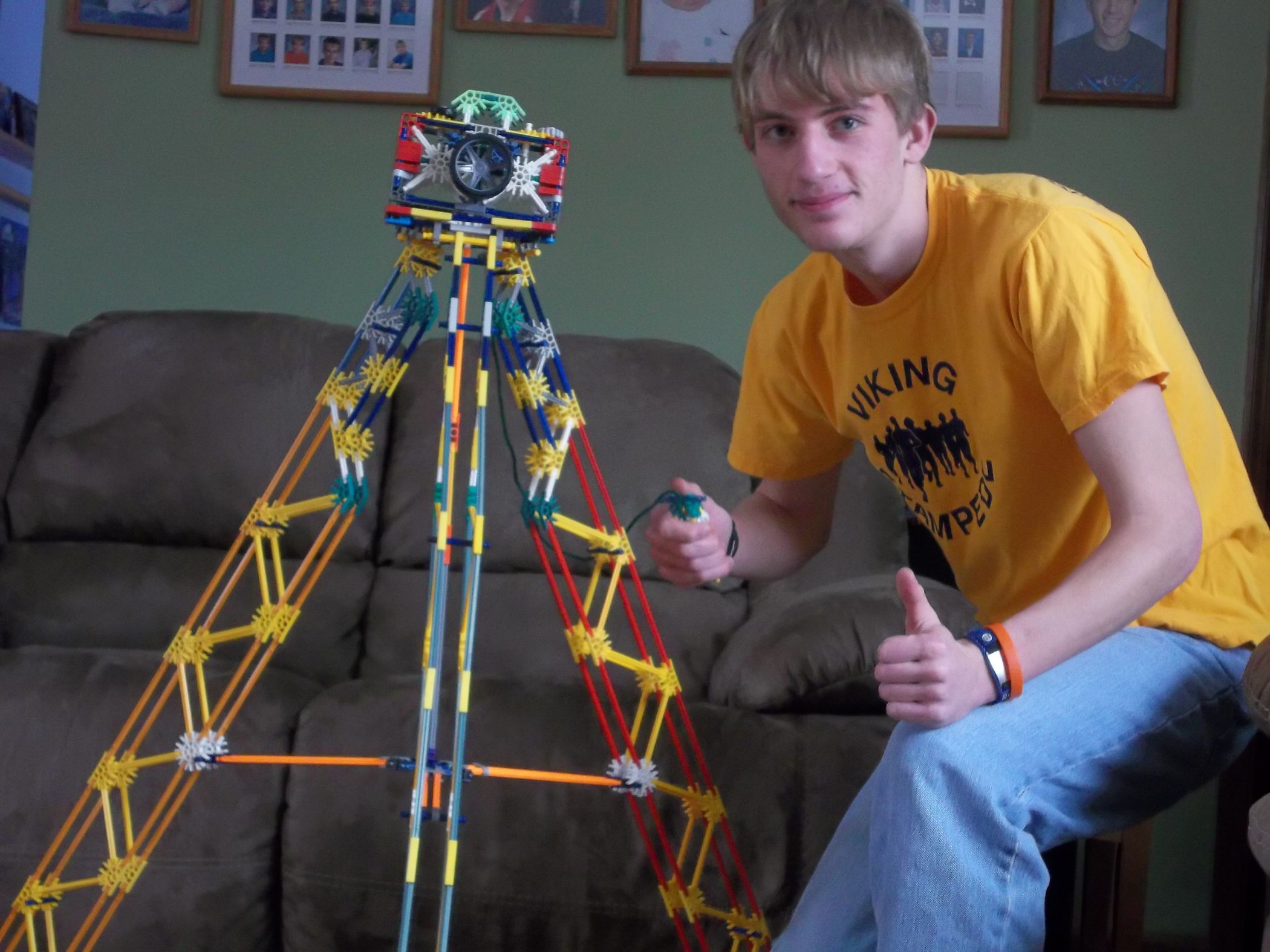 Easy Folding Tri-pod : 6 Steps (with Pictures) - Instructables