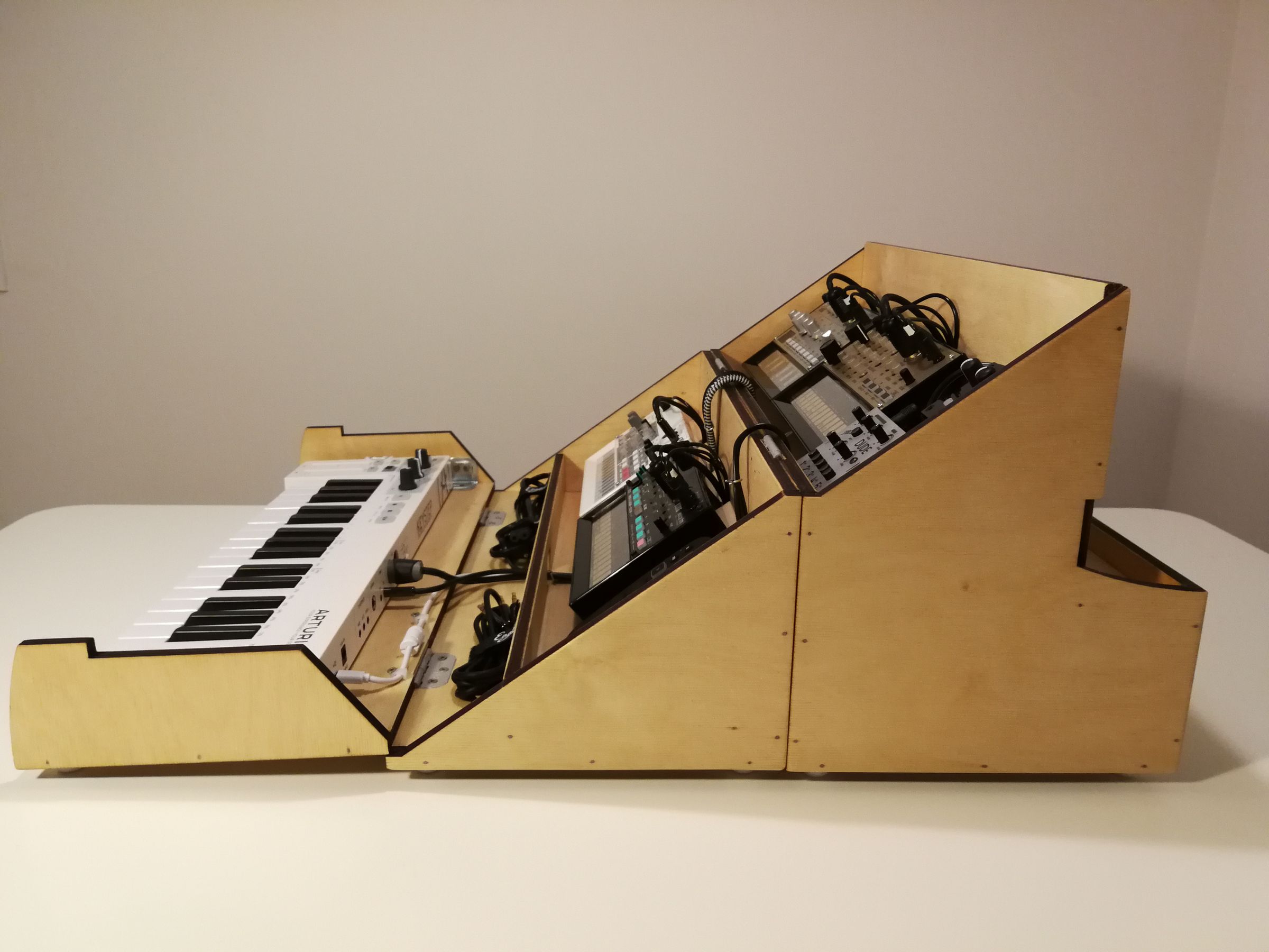 Volca Synth Foldable Case : 10 Steps (with Pictures) - Instructables