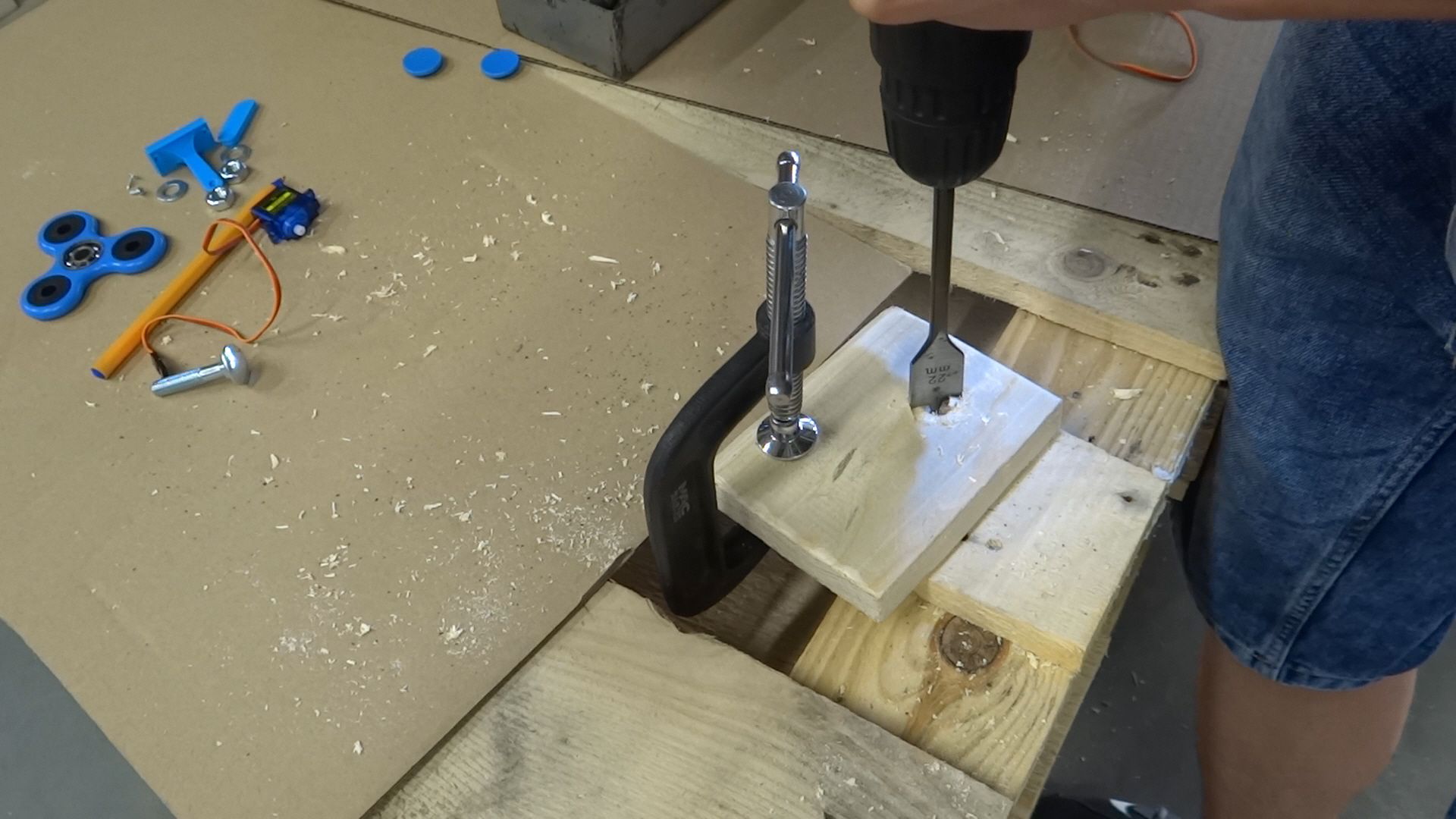 Fidget Spinning Robot : 7 Steps (with Pictures) - Instructables