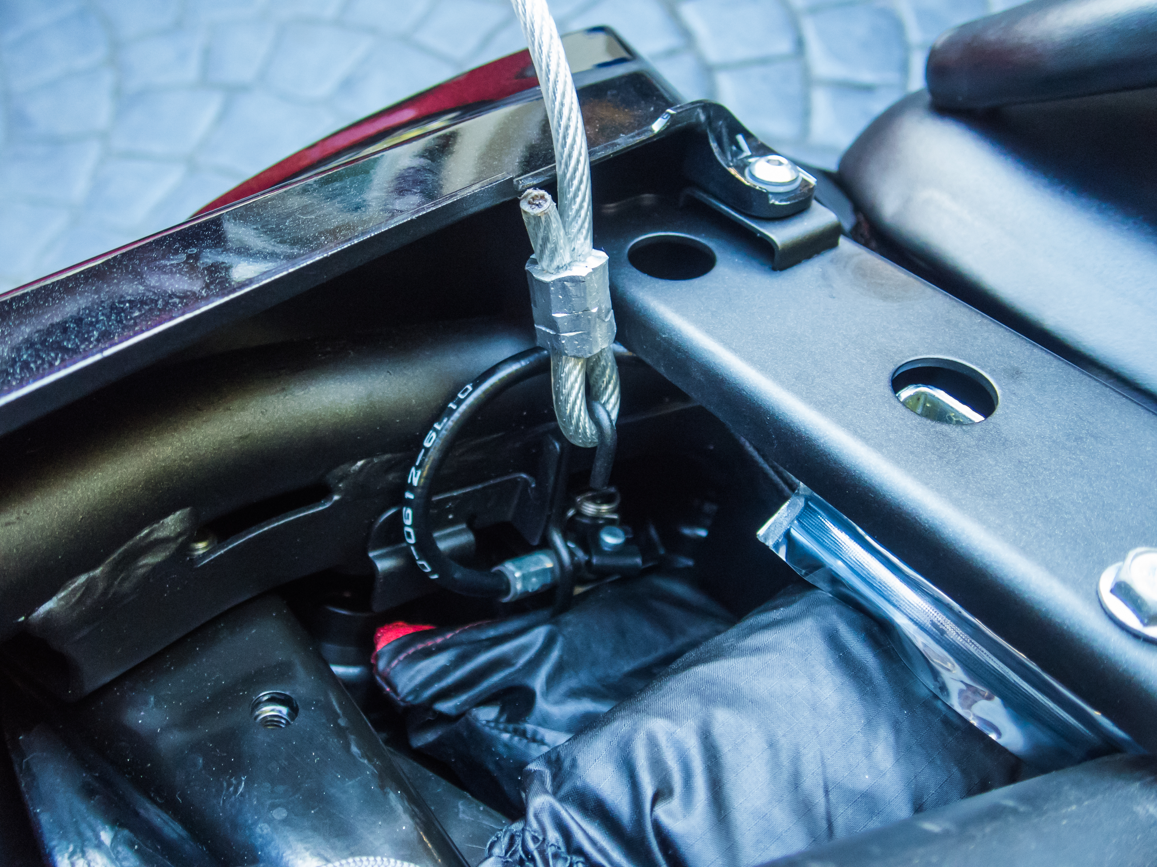 Anti-Theft Moto & Bike Helmet Tether Lock : 15 Steps (with Pictures ...