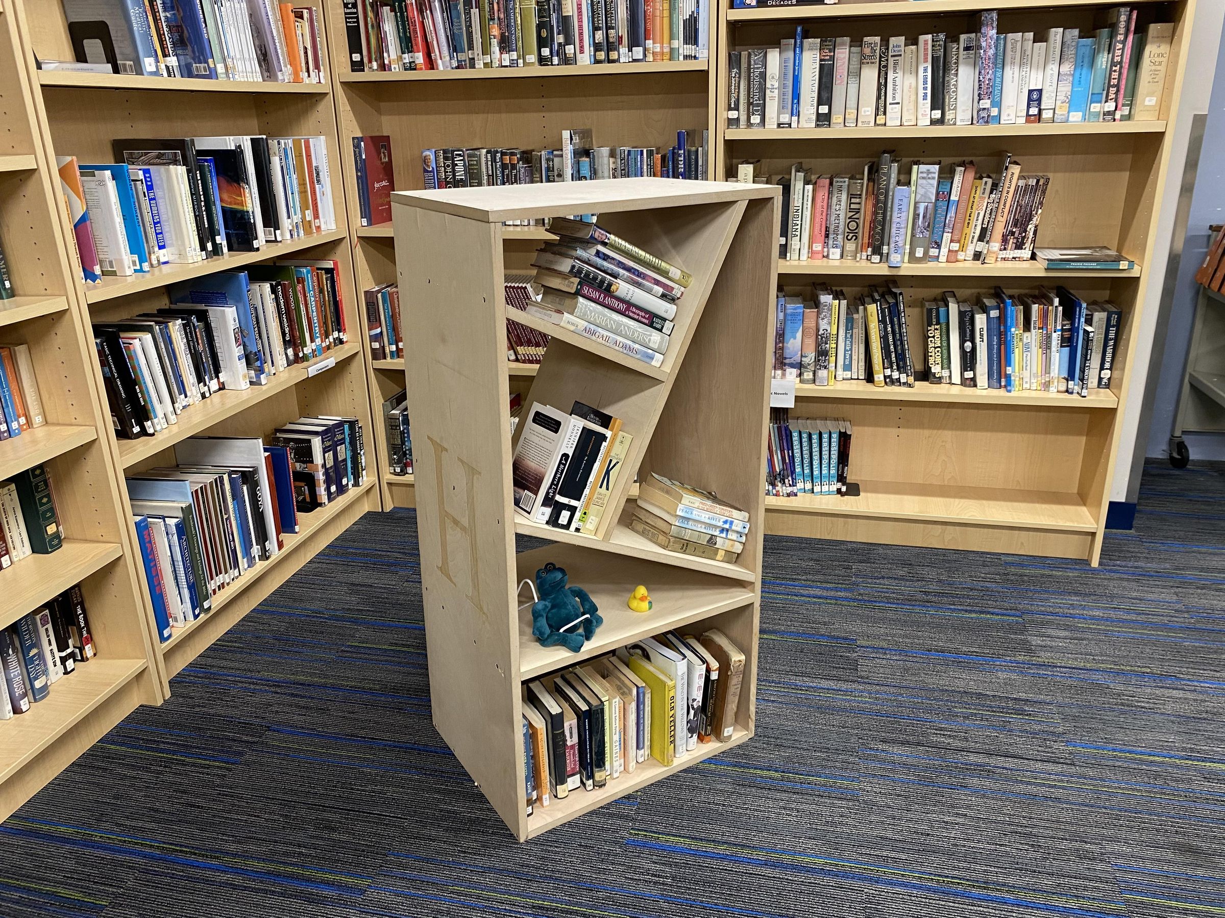 Custom "H" Bookshelf : 6 Steps (with Pictures) - Instructables