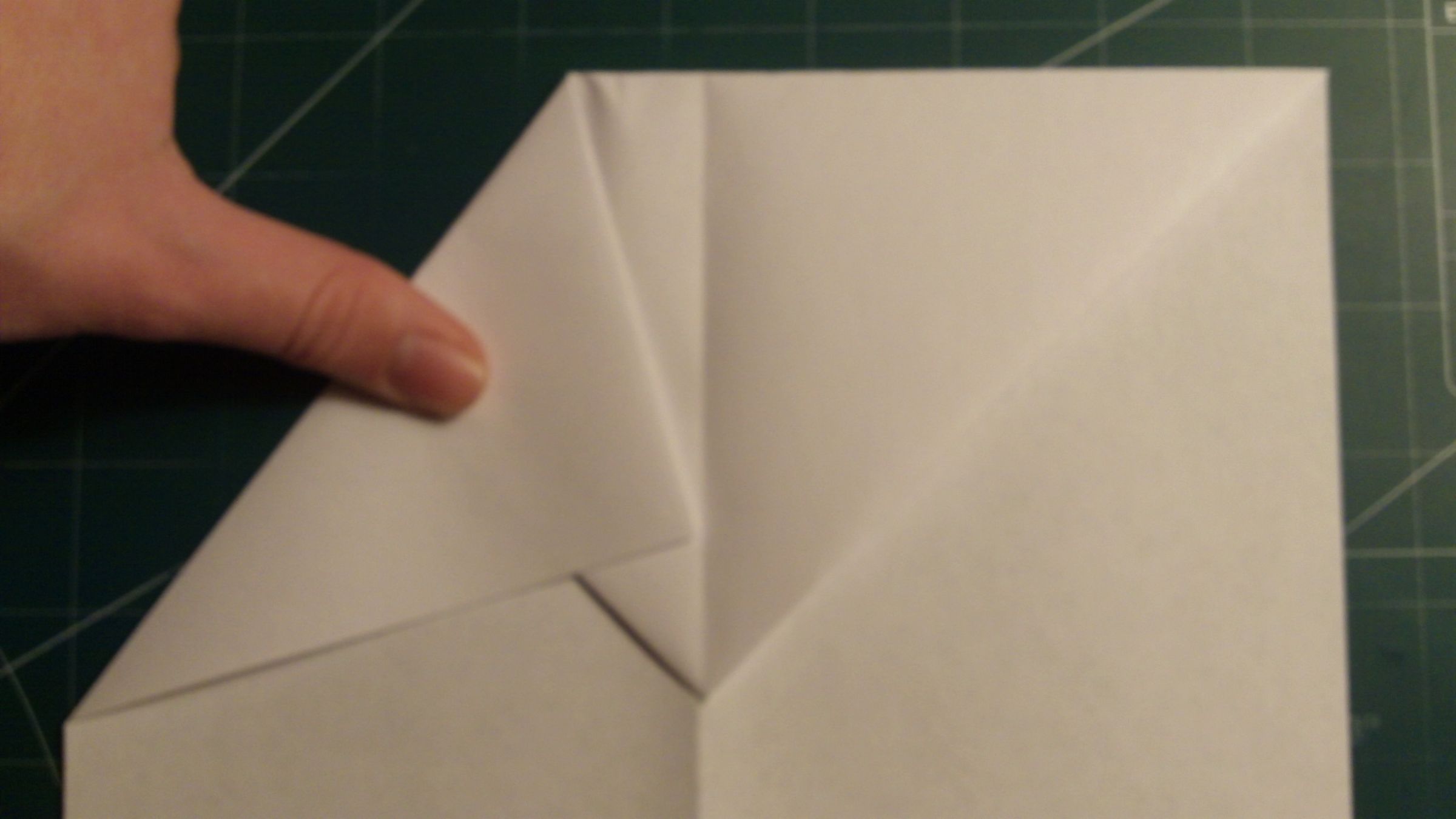 How to Make the Comet Paper Airplane : 6 Steps - Instructables