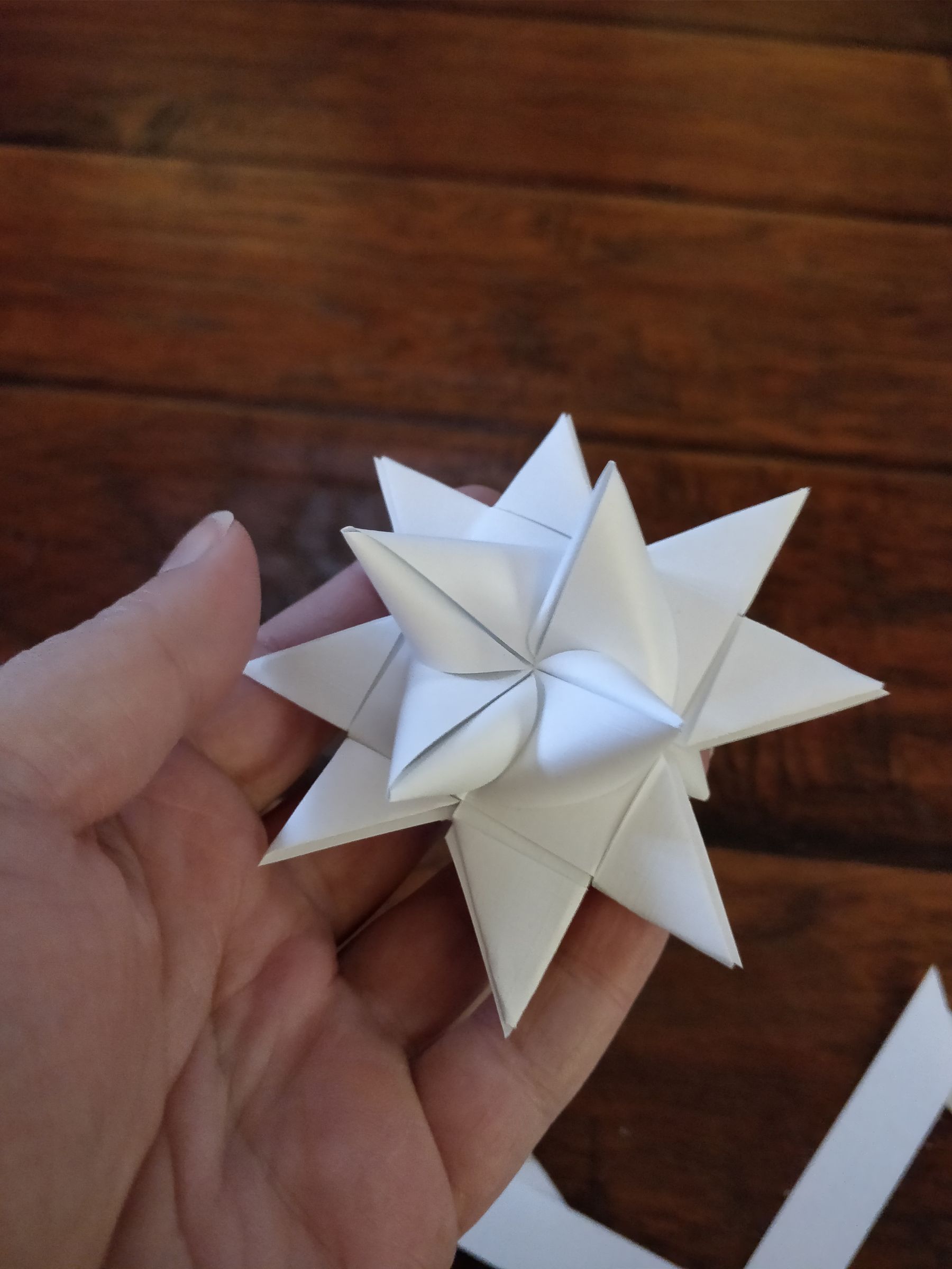 European Paper Stars : 8 Steps (with Pictures) - Instructables