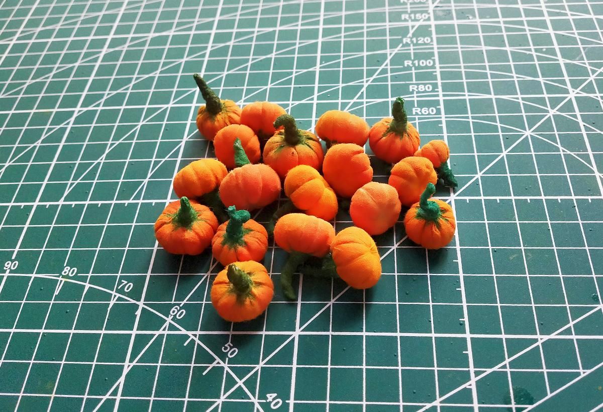 Miniature Pumpkins for Making Other Crafts : 7 Steps (with Pictures) - Instructables