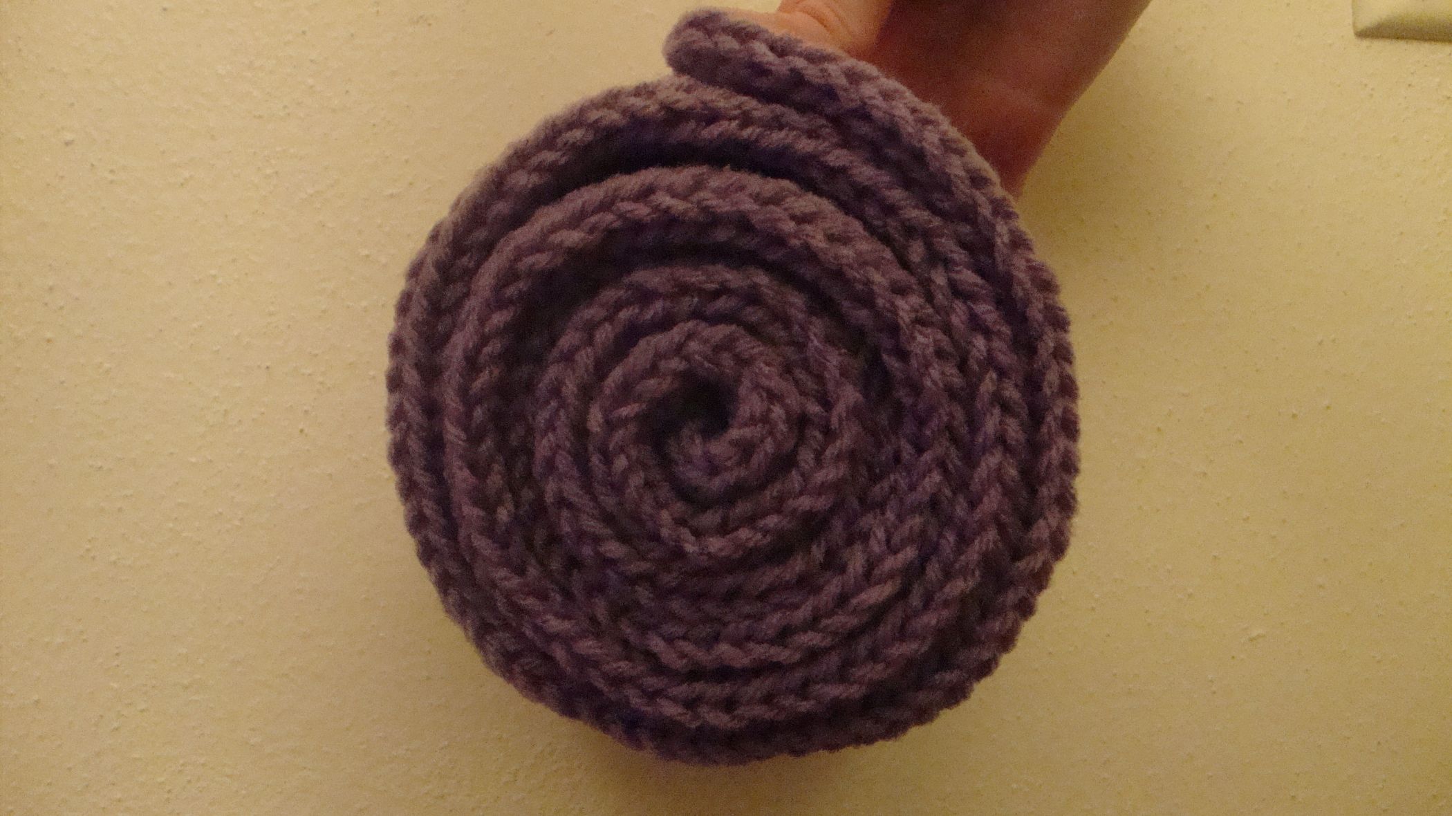 Easy Crafts With Knitted Rolls: 10 Minute Classic Scarf - Instructables