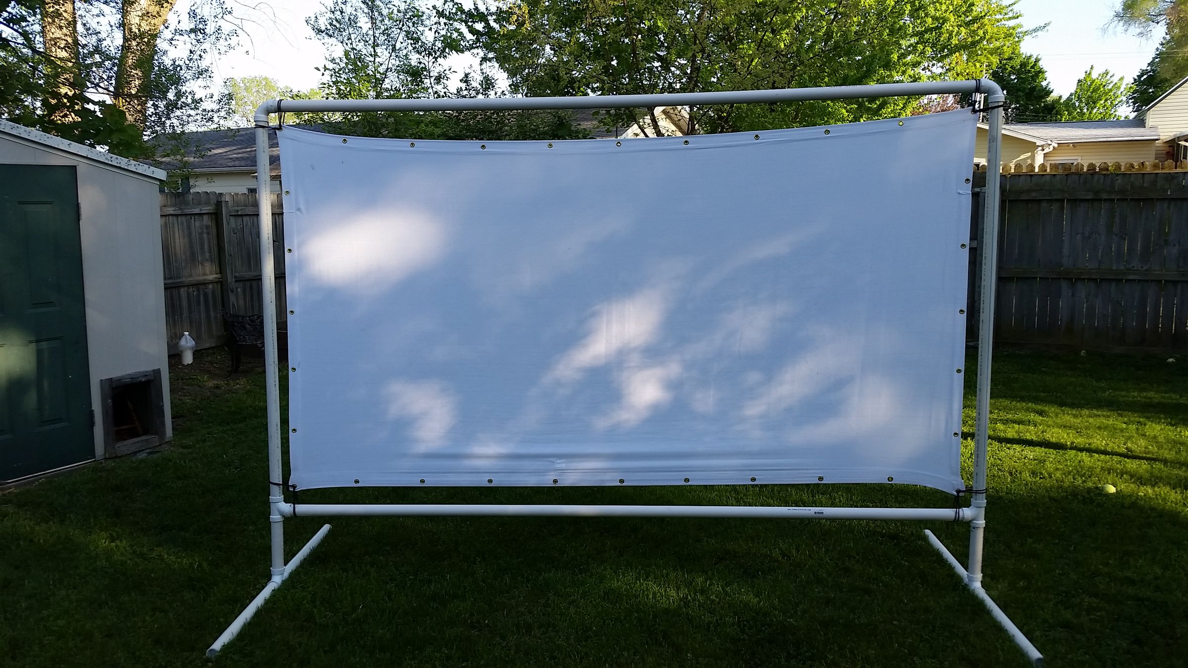 Backyard Movie Screen : 9 Steps (with Pictures) - Instructables