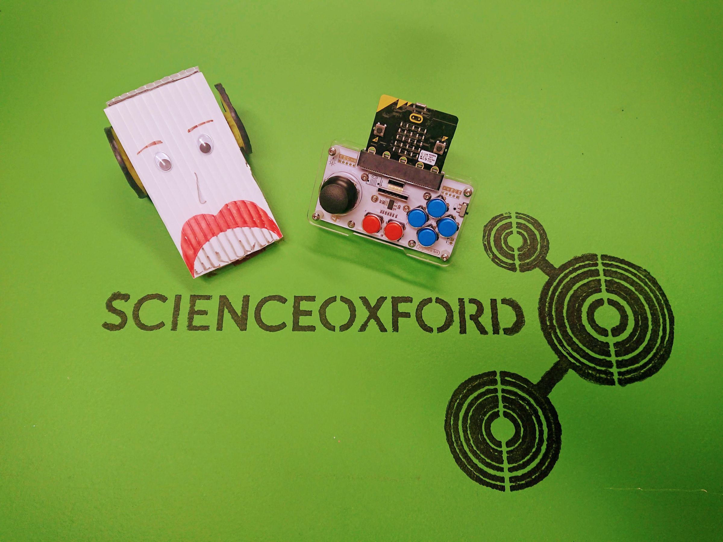 Programming a Micro:Bit Robot & Joystick:Bit Controller With ...