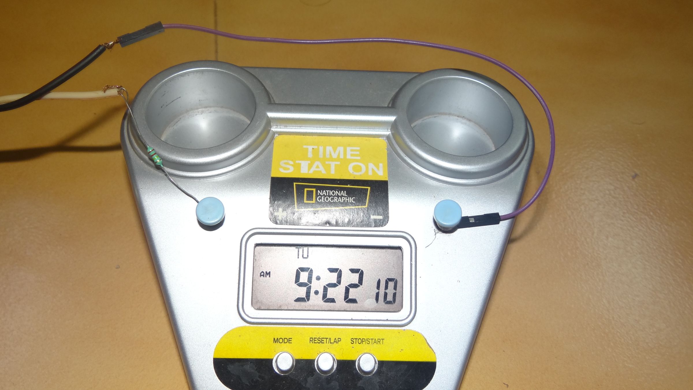 Solar Powered Clock : 4 Steps - Instructables