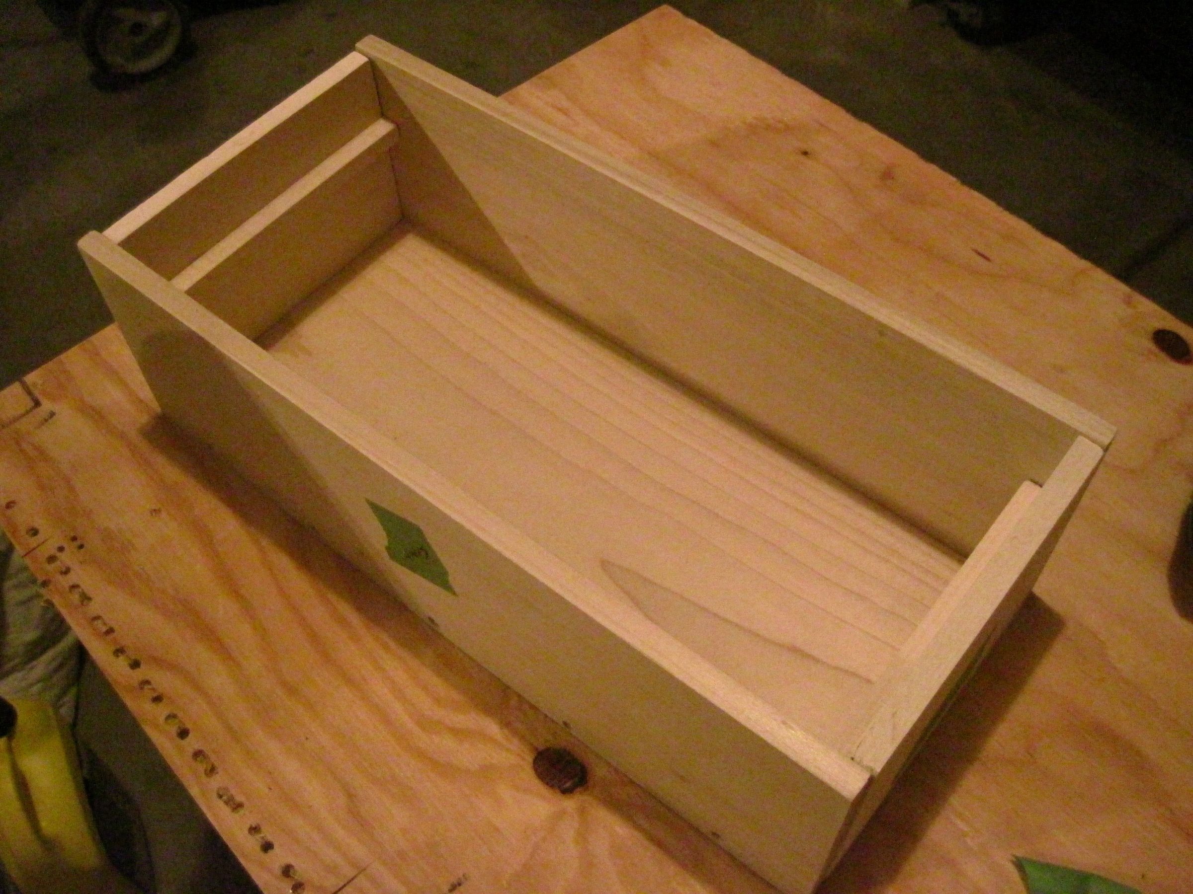 Functional and Sturdy Wooden Toolbox : 17 Steps (with Pictures ...