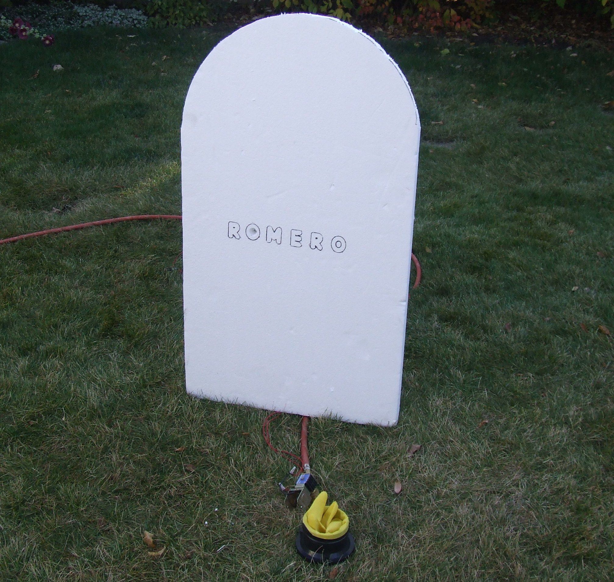 Zombie Graveyard Digging Hand : 4 Steps - Instructables