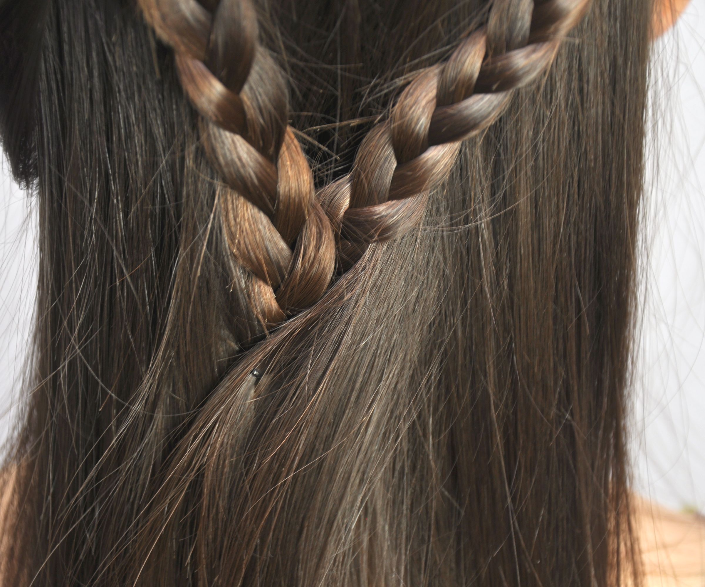 How to Do a French Braid Heart Hairstyle : 5 Steps (with Pictures ...