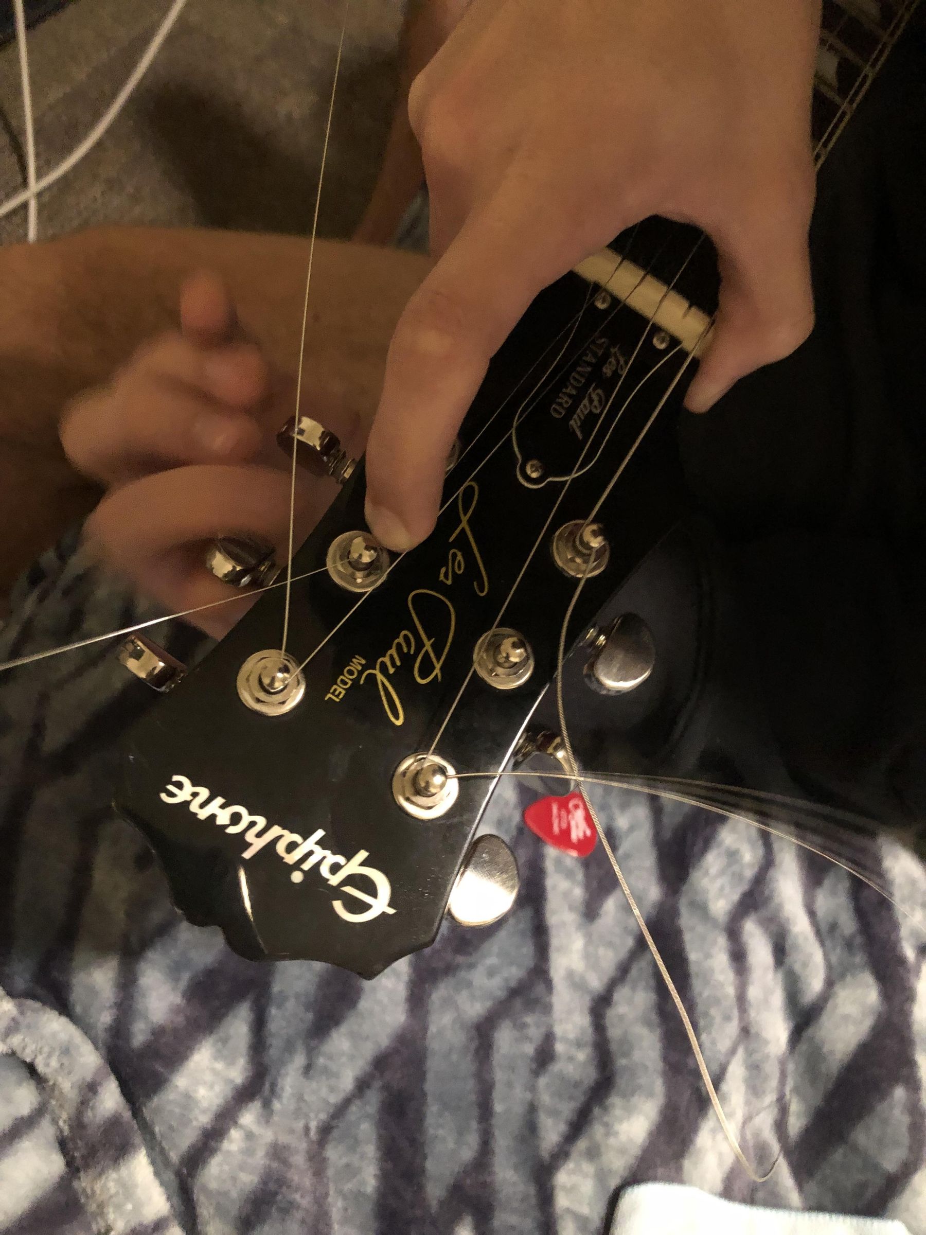 How to Restring a Guitar : 6 Steps - Instructables