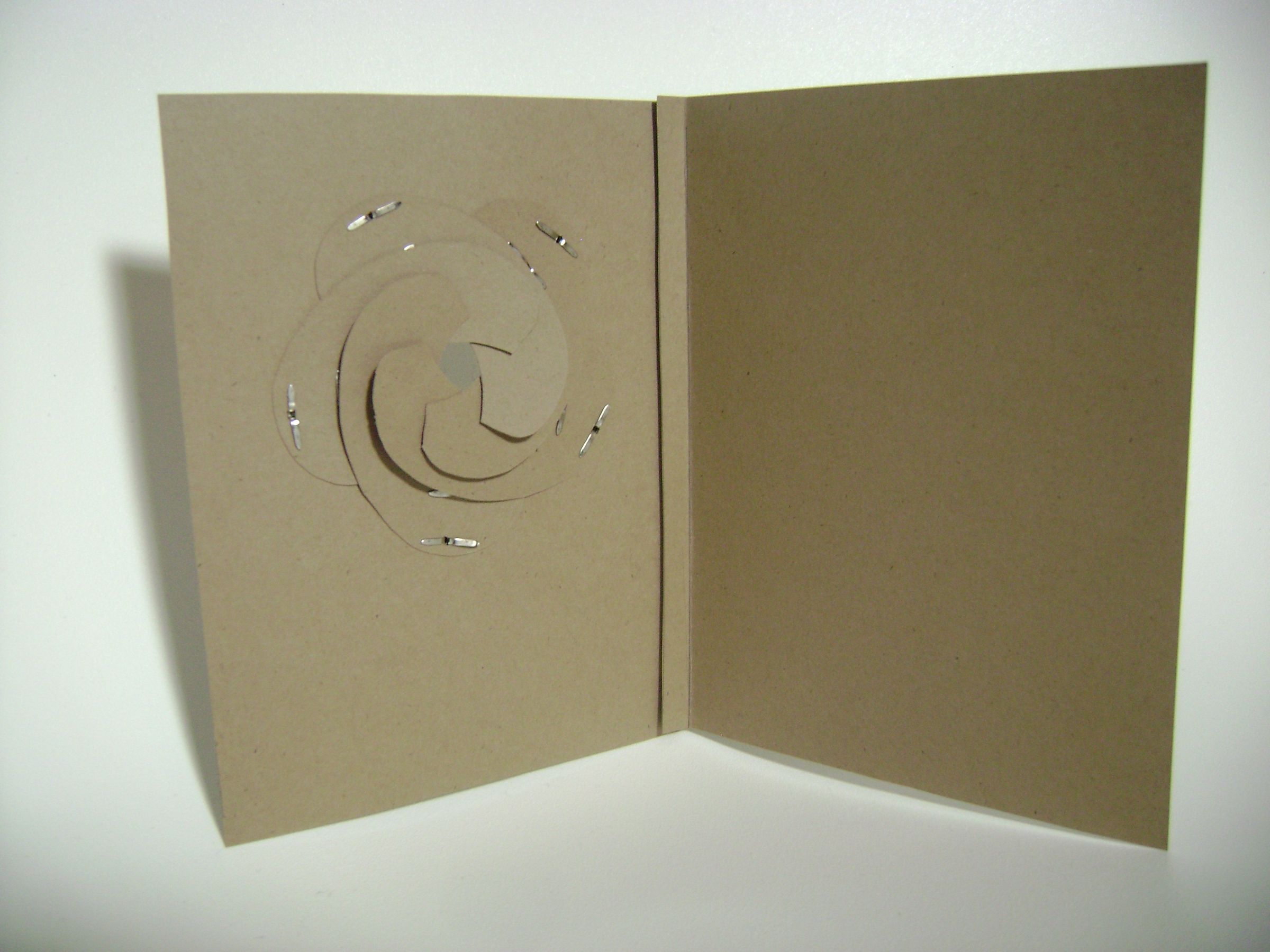 Mechanical Iris Greeting Card : 5 Steps (with Pictures) - Instructables