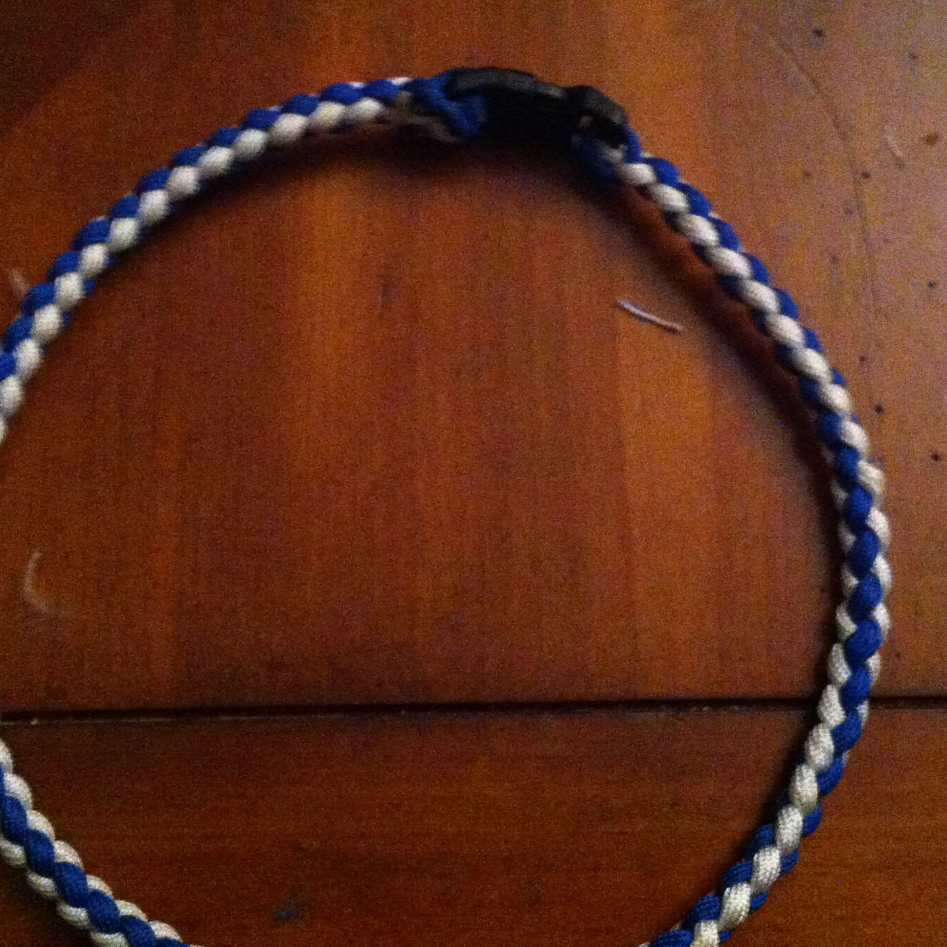 Paracord 4-strand Round Braid : 4 Steps - Instructables