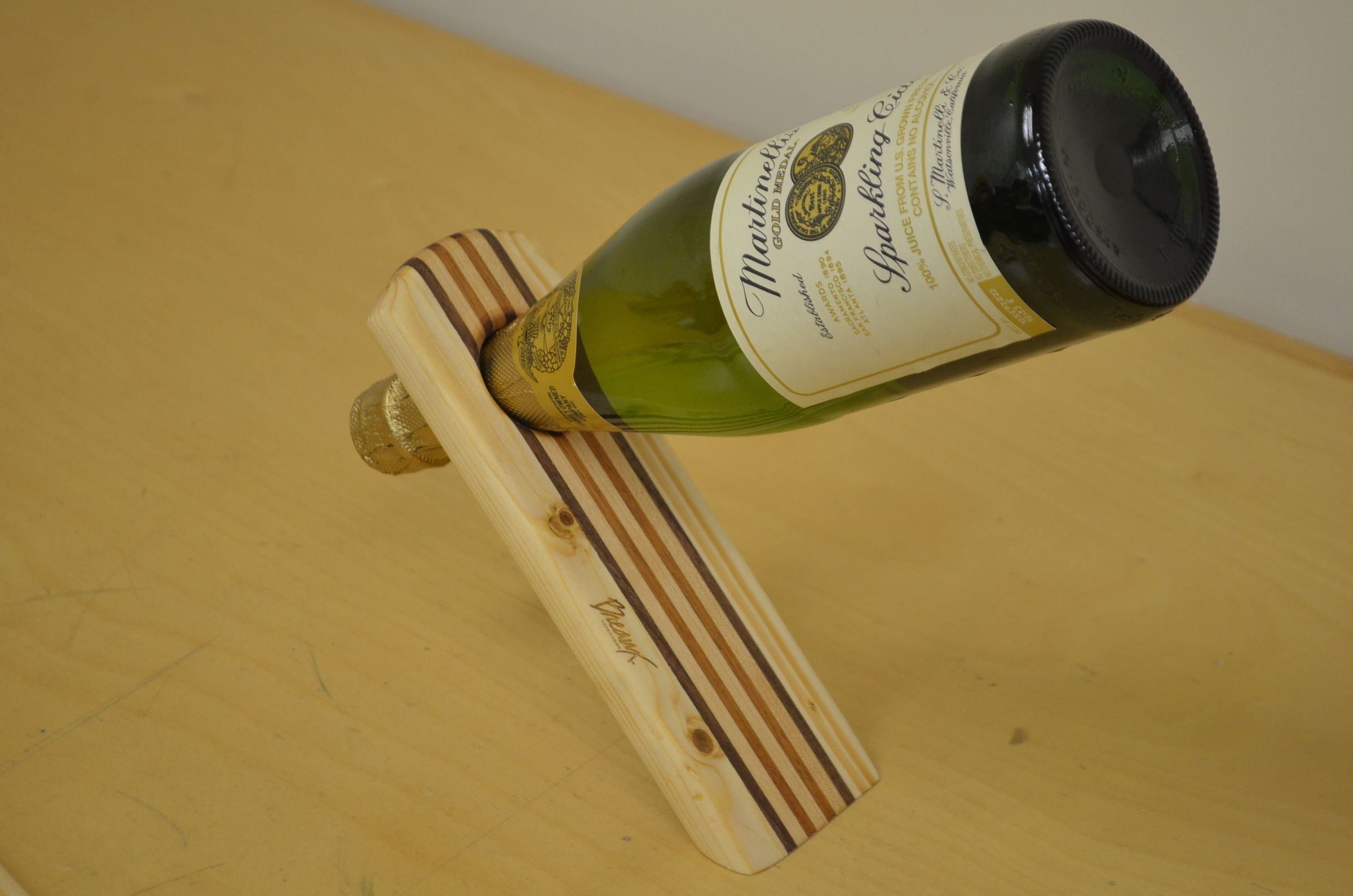 FLOATING WINE HOLDER : 5 Steps - Instructables