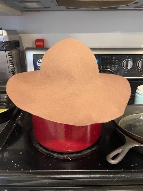 Let's Make a Cowboy Hat! : 4 Steps - Instructables