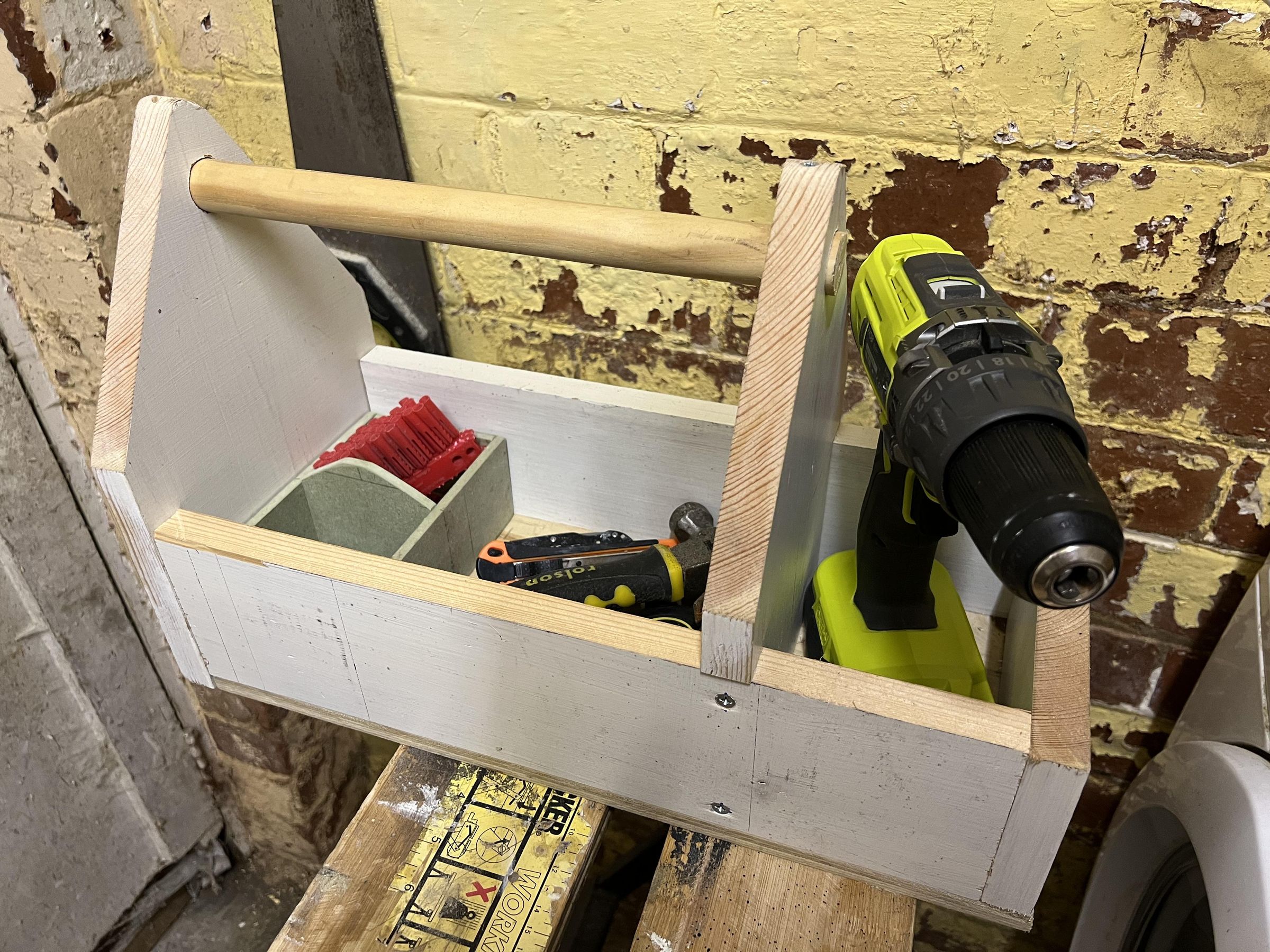 Simple DIY Tool Box. : 7 Steps (with Pictures) - Instructables