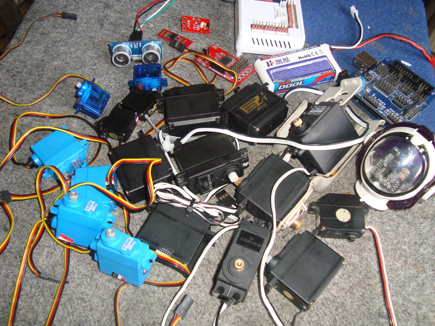 Making Humanoid Robot : 5 Steps - Instructables