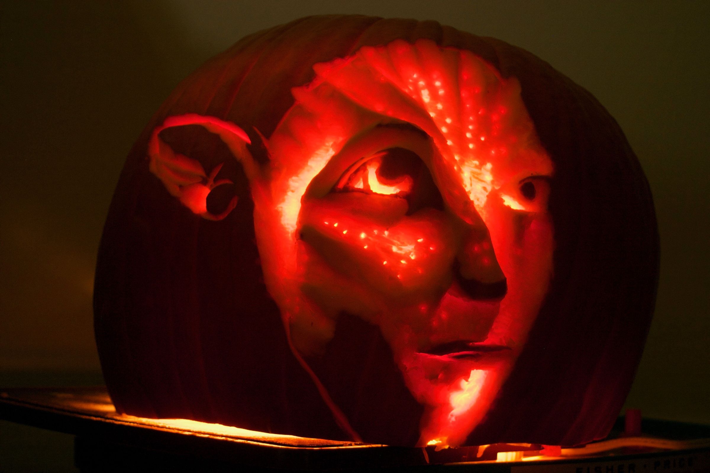 How to Carve Backlit Pumpkins. : 9 Steps (with Pictures) - Instructables